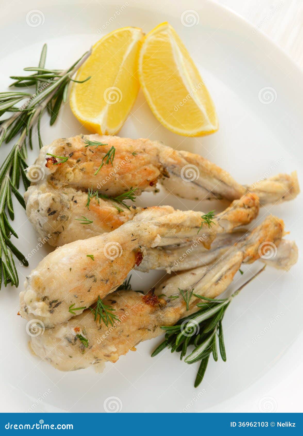 Ancas de ranas fritas imagen de archivo. Imagen de cocinado - 36962103