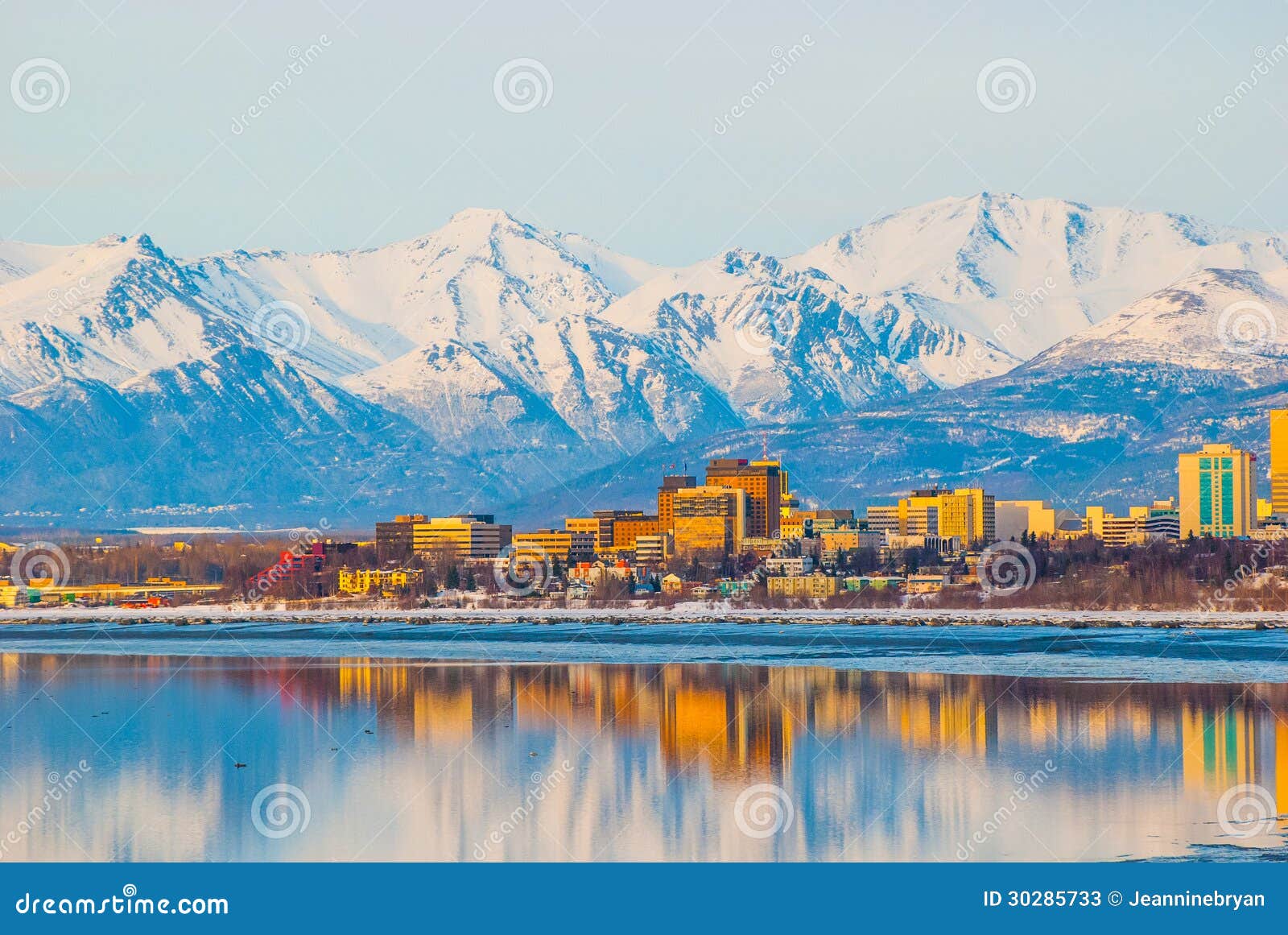 Cidade de Anchorage imagem de stock. Imagem de alasca - 30285733
