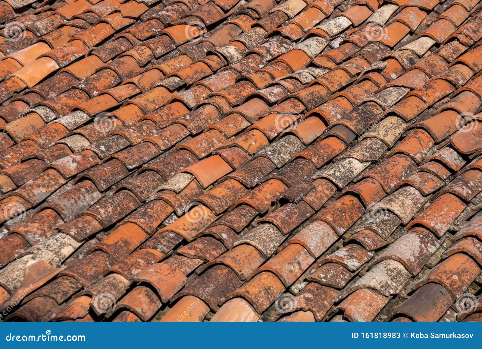 Ancien Toit De Tuiles Rouges, Toit De Maison Image stock - Image du ...