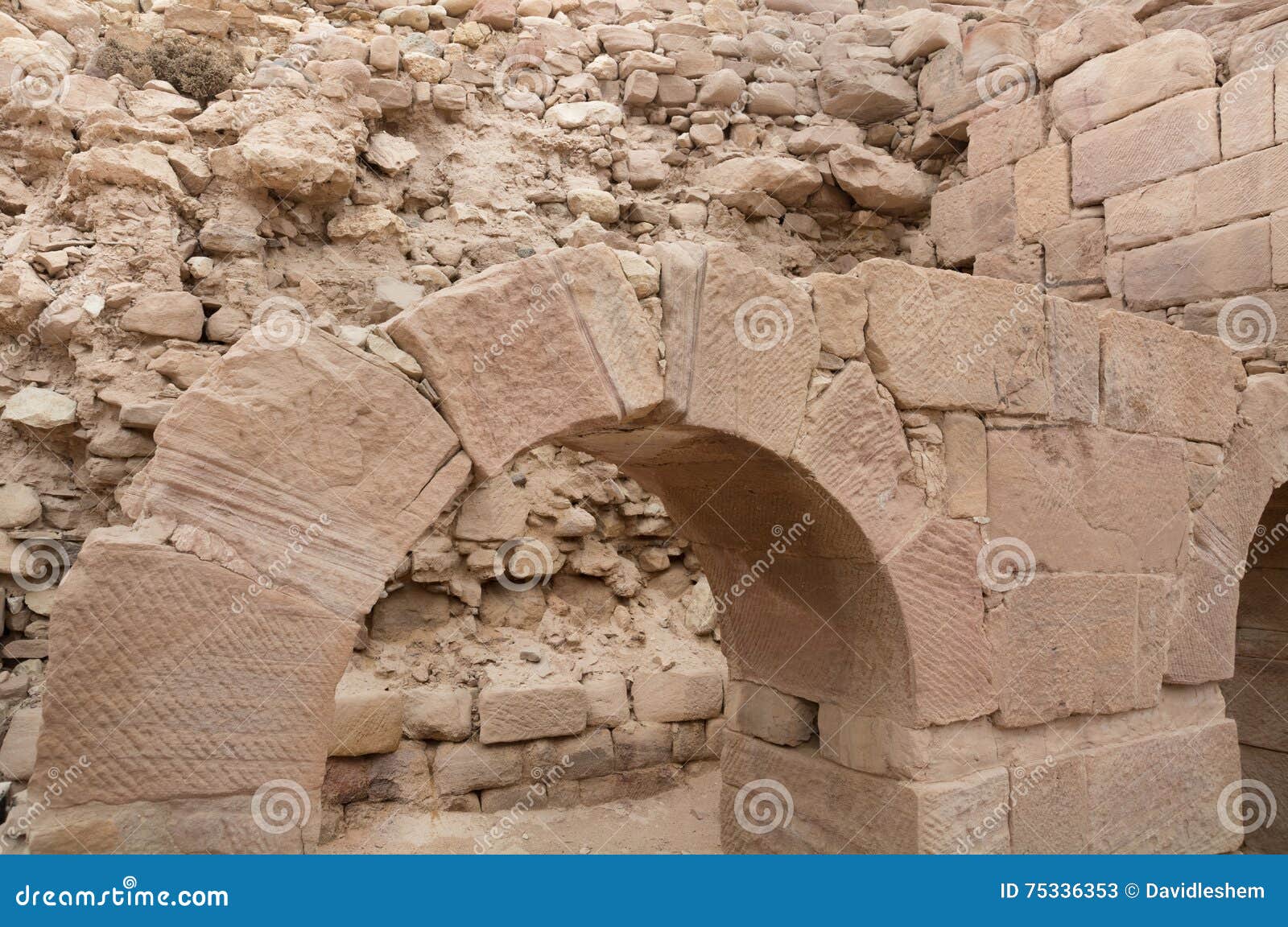 Ancient Arch and Keystone stock image. Image of bridge - 75336353