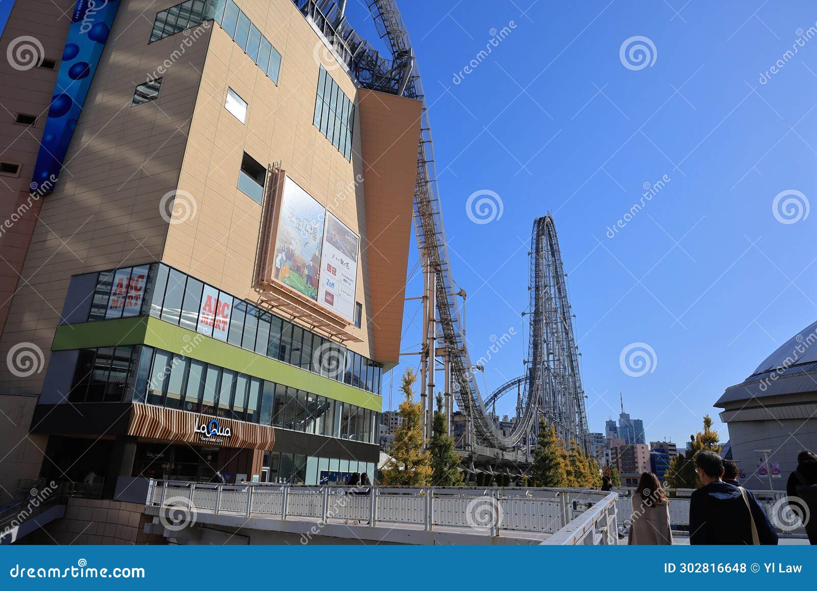 The Ancient Architecture in Modern Metropolis, Tokyo, Japan Editorial ...