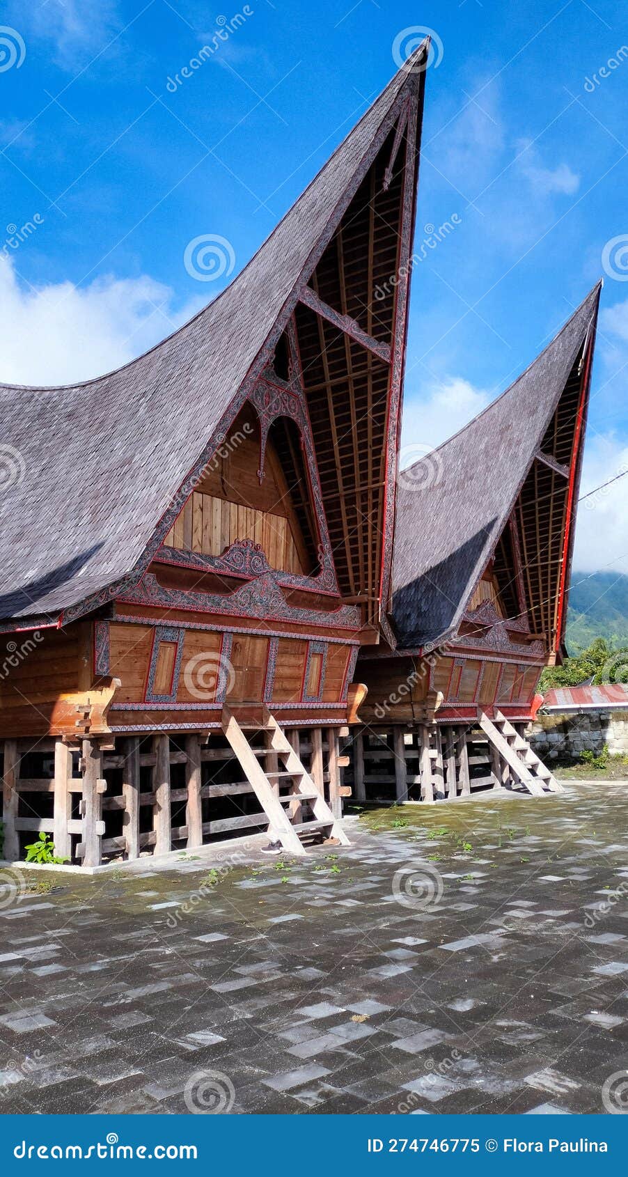 Ancient Batak House at Huta Siallagan Editorial Image - Image of huta ...