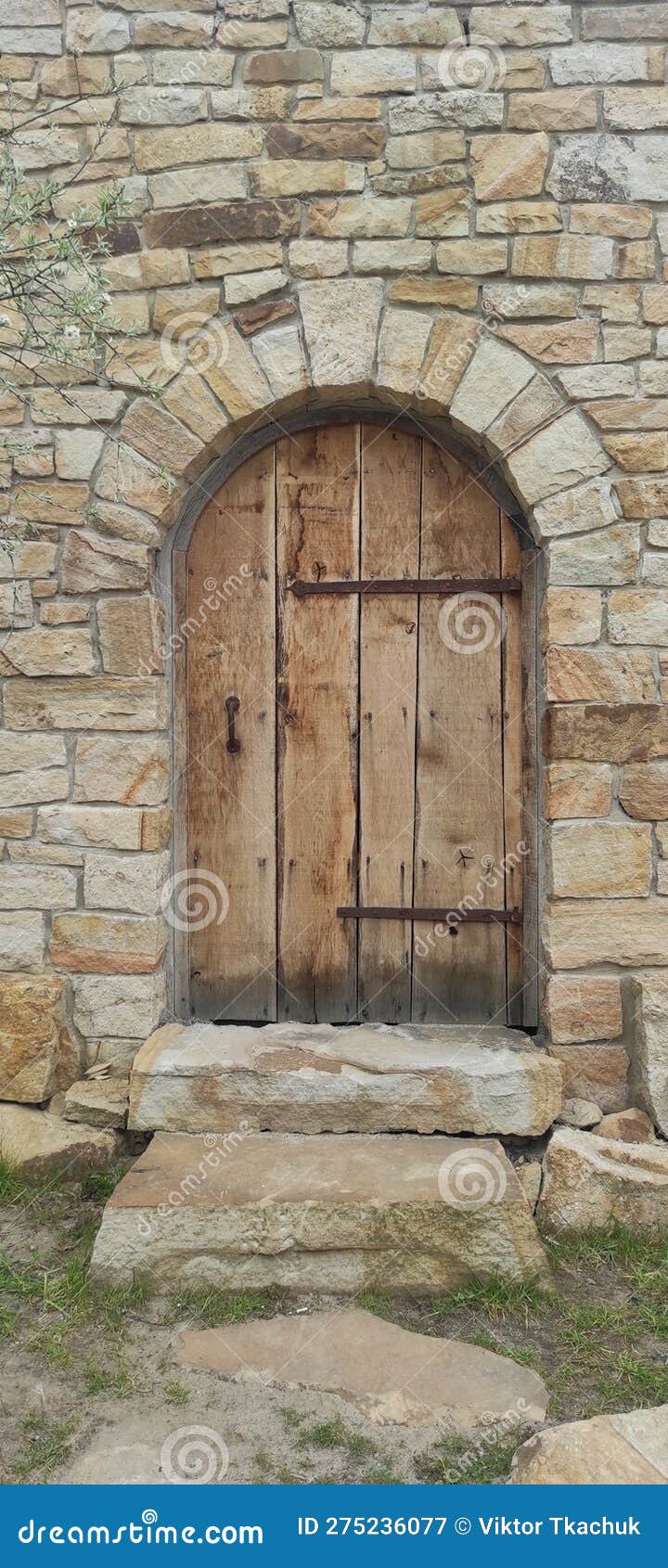 Ancient Beautiful Door in Stone Wall Stock Image - Image of wall, brick ...
