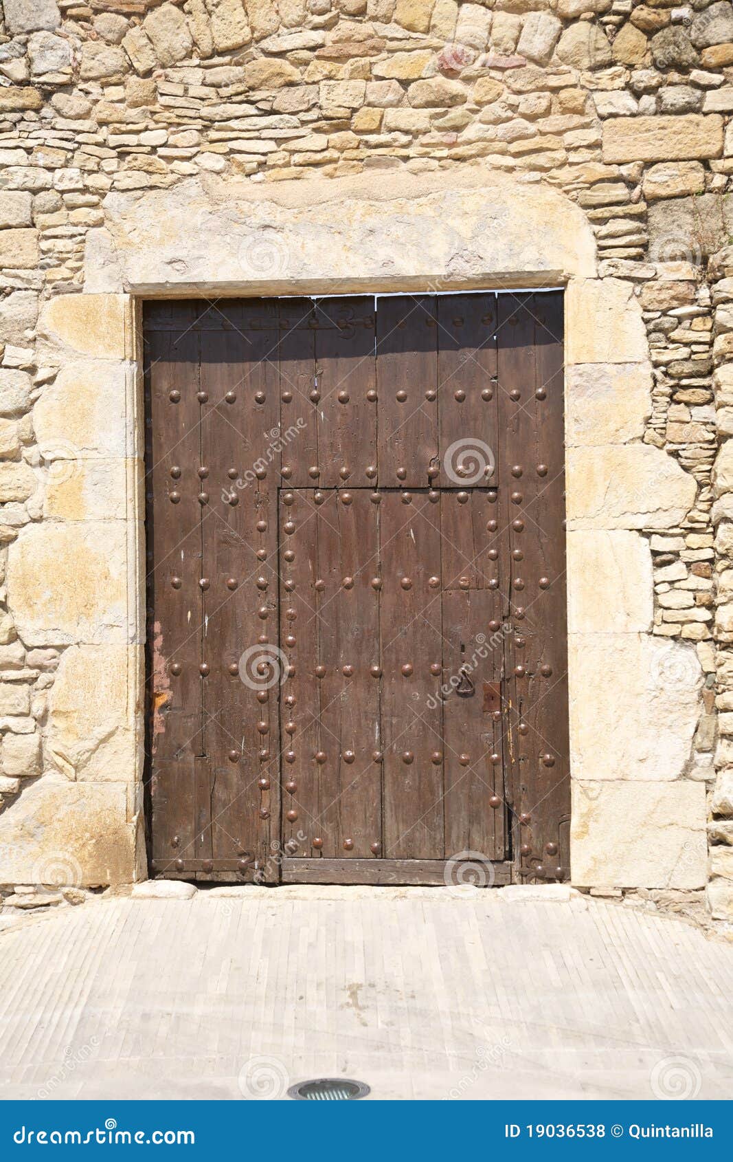 Ancient Big Brown Wood Door Stock Photo - Image of close, knocker: 19036538