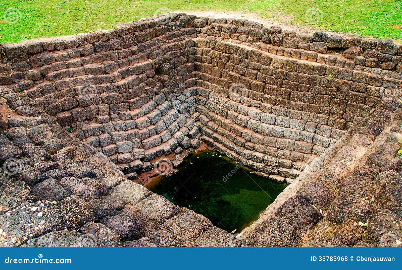 Ancient brick well stock photo. Image of iron, garden - 33783968