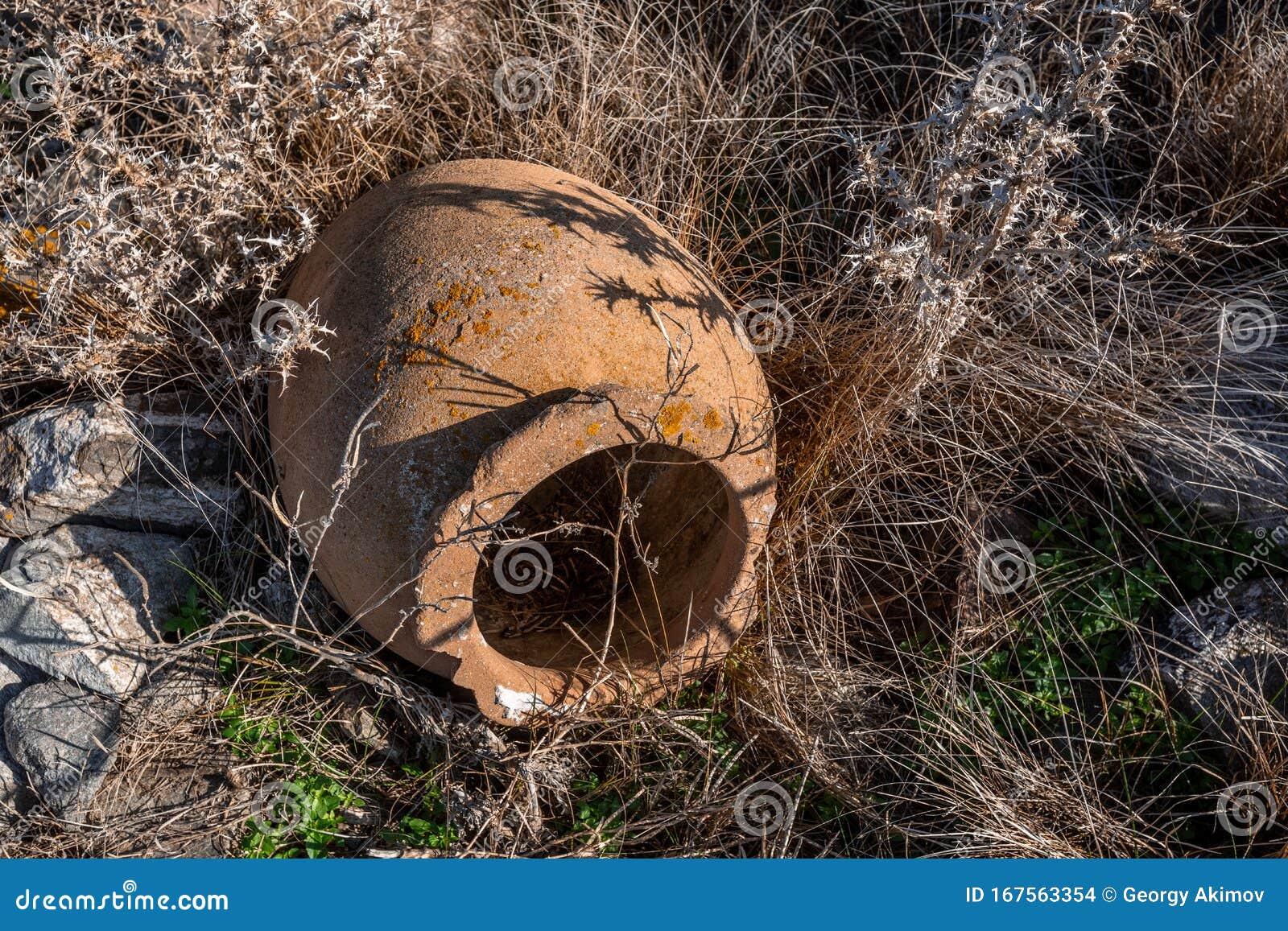 Ancient brown earthen vase stock photo. Image of ancient - 167563354