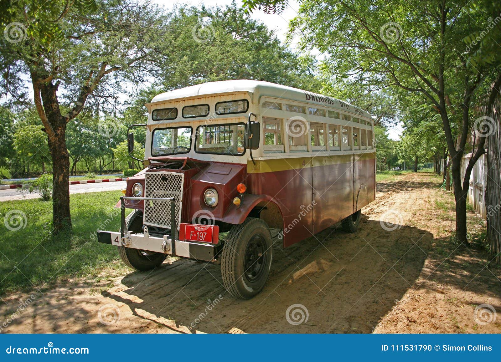 Vintage bus in Bagan editorial image. Image of burma - 111531790