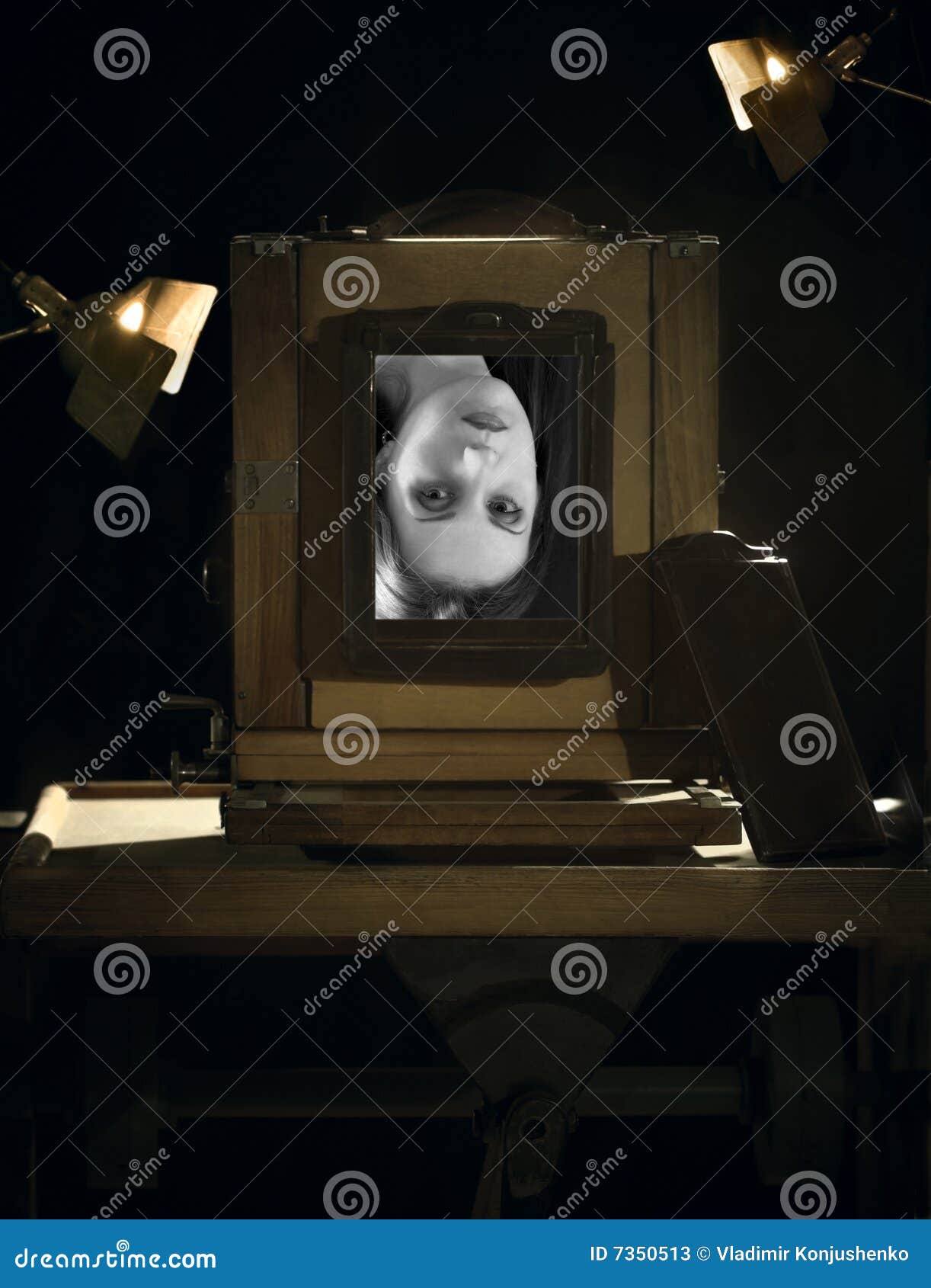 The ancient camera stock image. Image of history, snapshot - 7350513