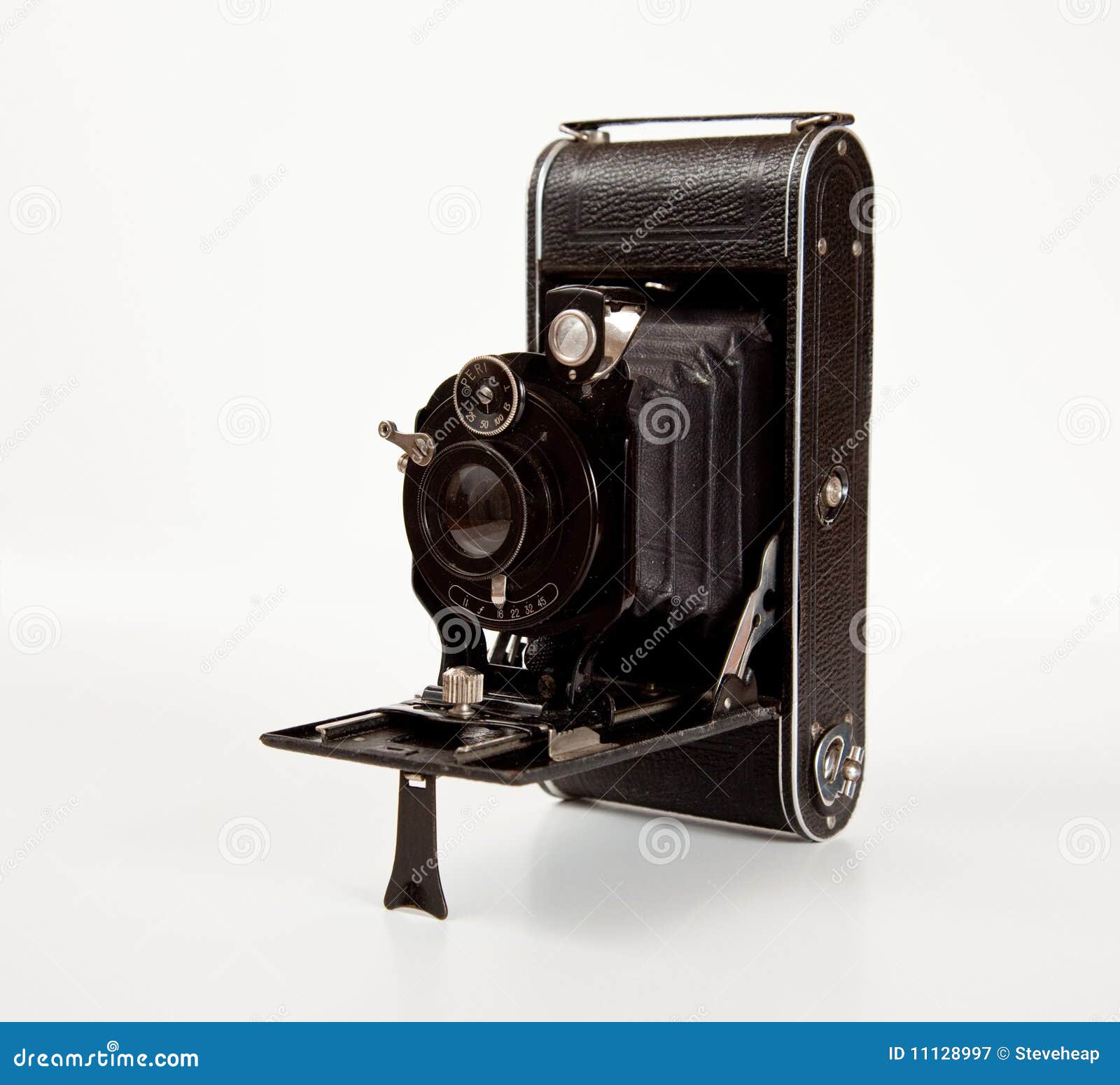Ancient Camera in Side View Stock Image - Image of brass, bellows: 11128997