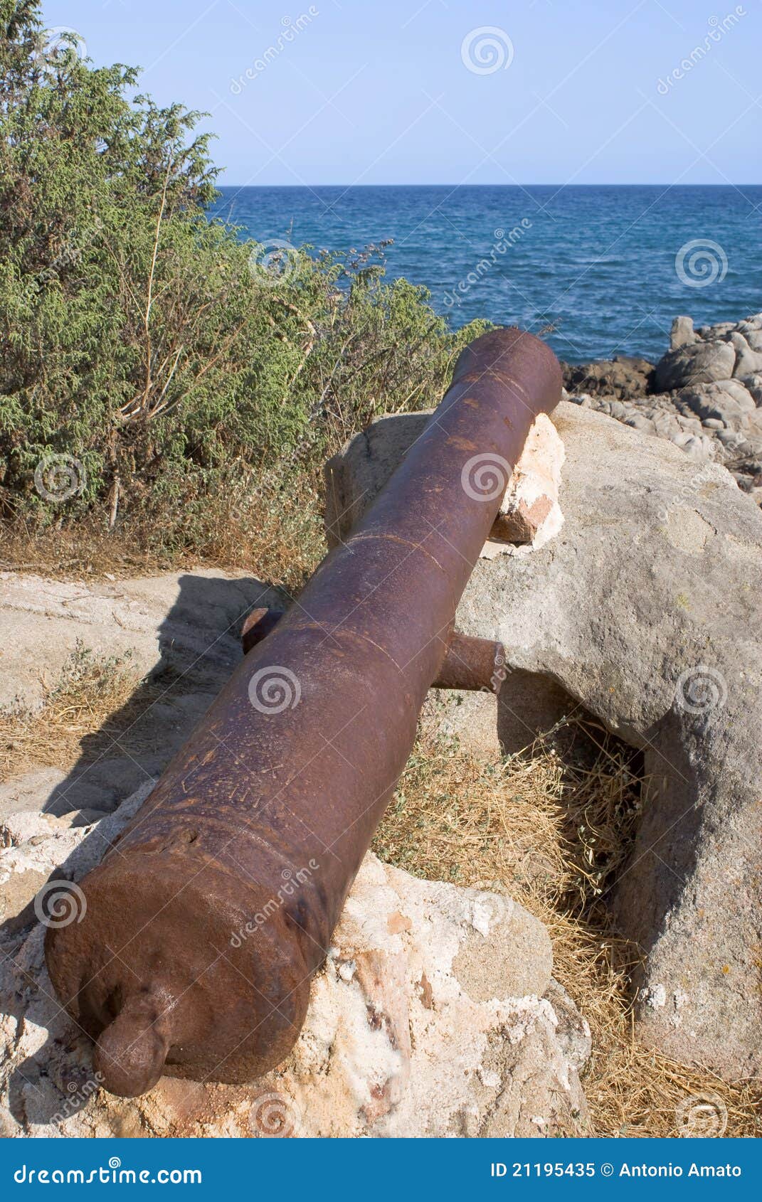 Ancient cannon stock image. Image of guard, fort, landmark - 21195435
