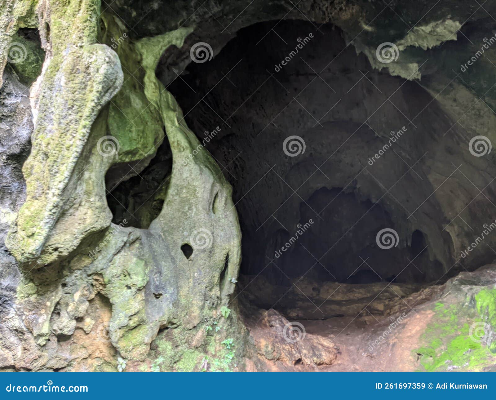 Ancient cave hiding place stock image. Image of wadi - 261697359