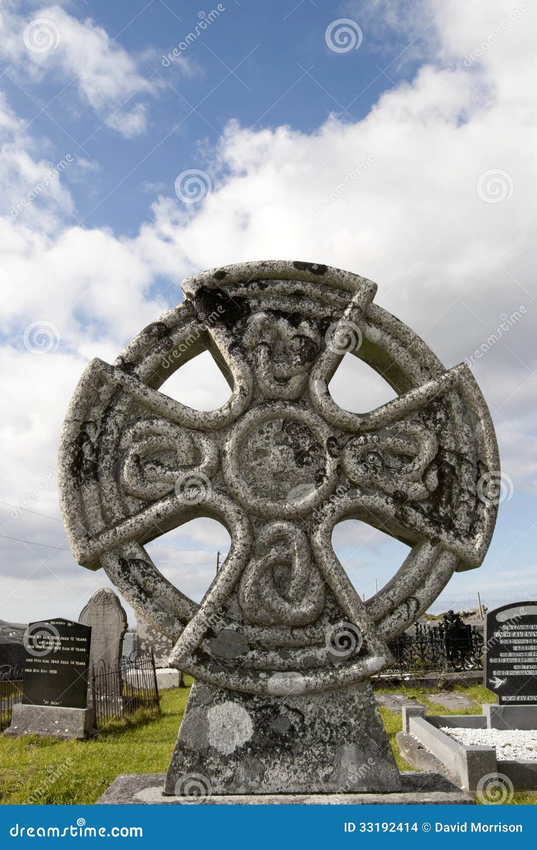 Ancient Celtic Cross Against in Irish Cemetary Stock Photo - Image of ...