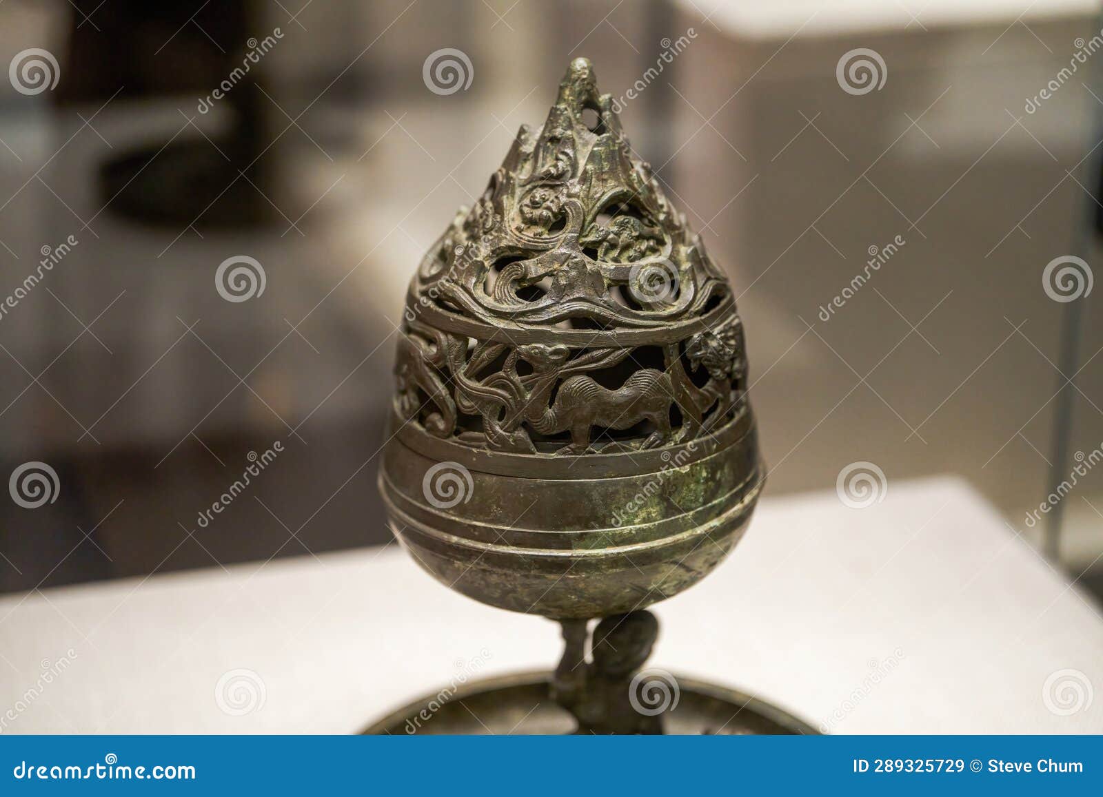 Ancient Chinese Cultural Relics in the Museum Editorial Stock Image ...