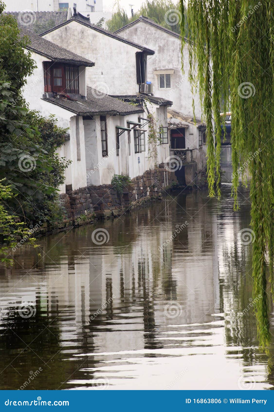 Ancient Chinese Houses Reflection Canal Suzhou Stock Photo - Image of ...