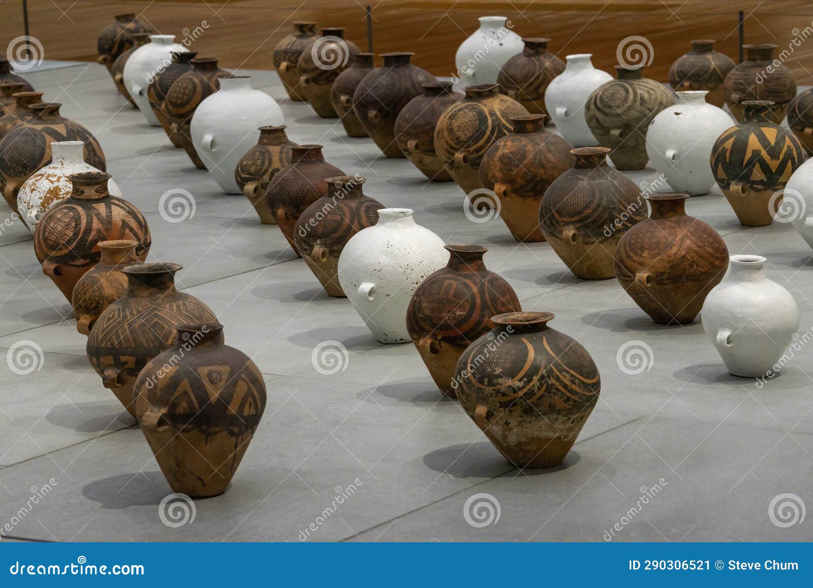 Ancient Chinese Pottery Pots with Retro Patterns and Exquisite ...
