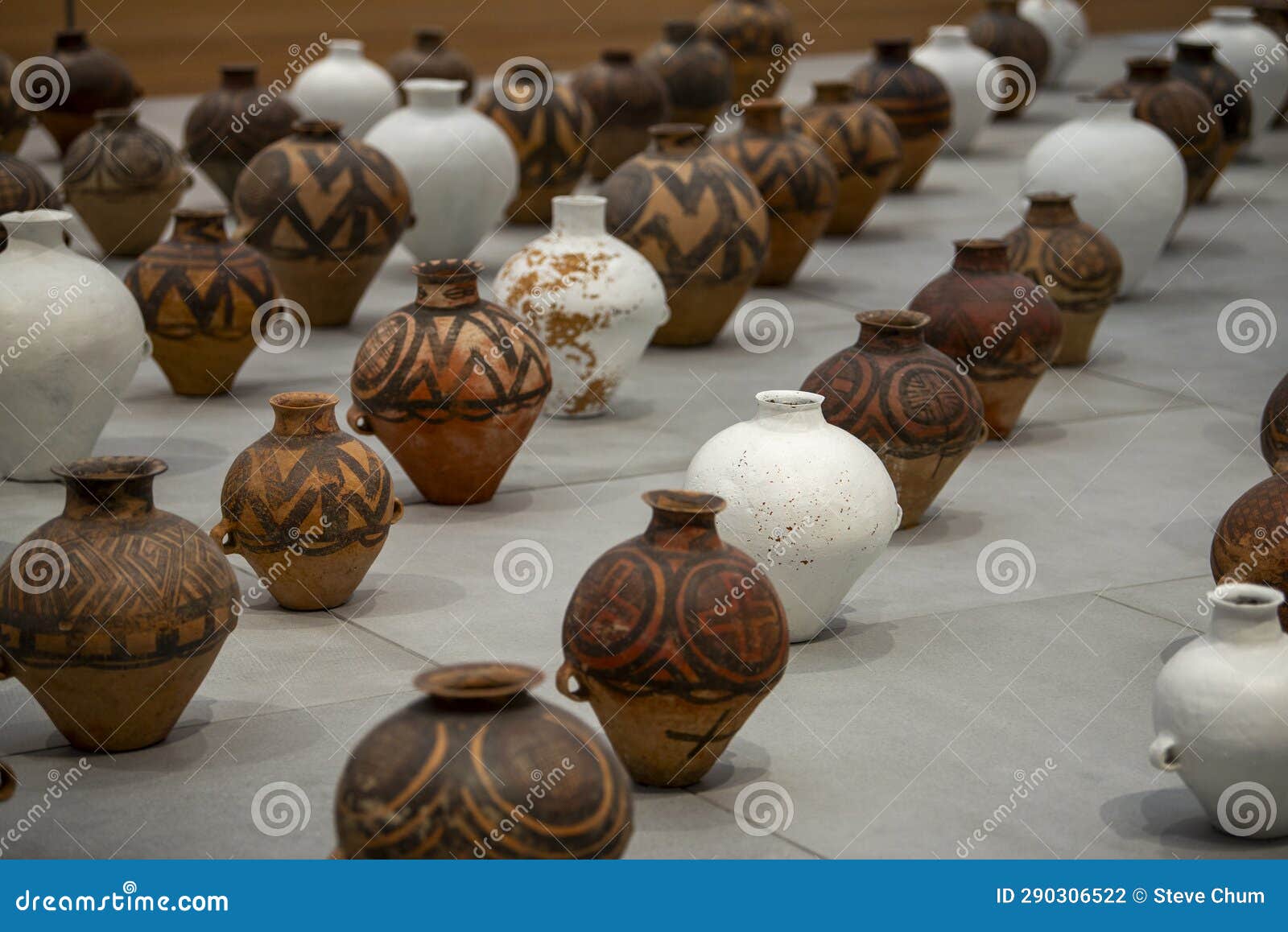 Ancient Chinese Pottery Pots with Retro Patterns and Exquisite ...