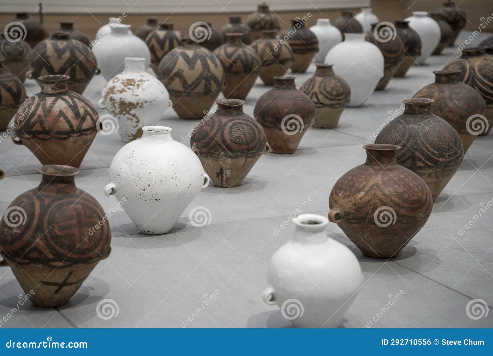 Ancient Chinese Pottery Pots with Retro Patterns and Exquisite ...