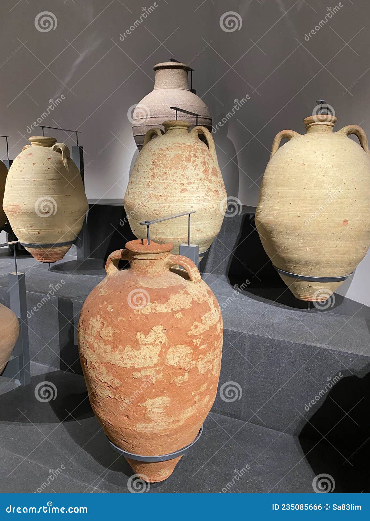 Ancient Clay Pots in Oman National Museum Editorial Photo - Image of ... Ancient Clay Pots in Oman National Museum Editorial Photo - Image of ...