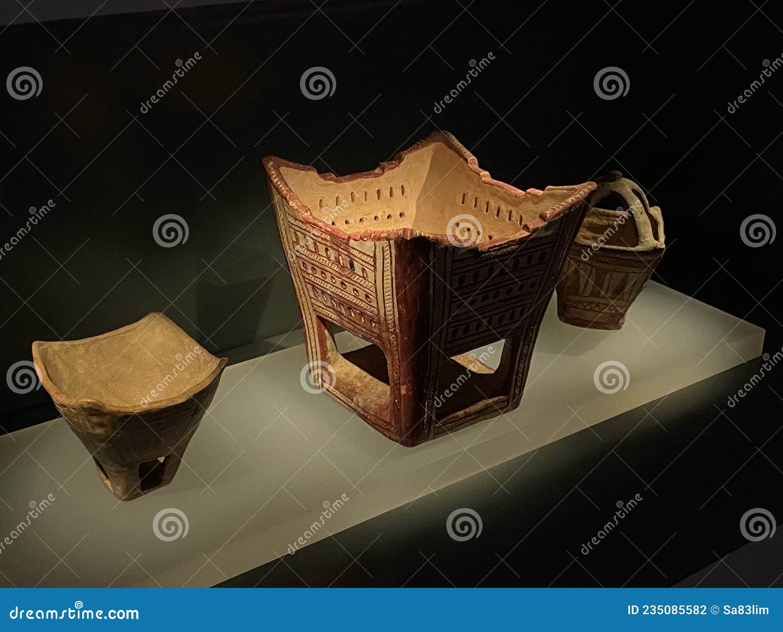 Ancient Clay Pots in Oman National Museum Editorial Photography - Image ... Ancient Clay Pots in Oman National Museum Editorial Photography - Image ...