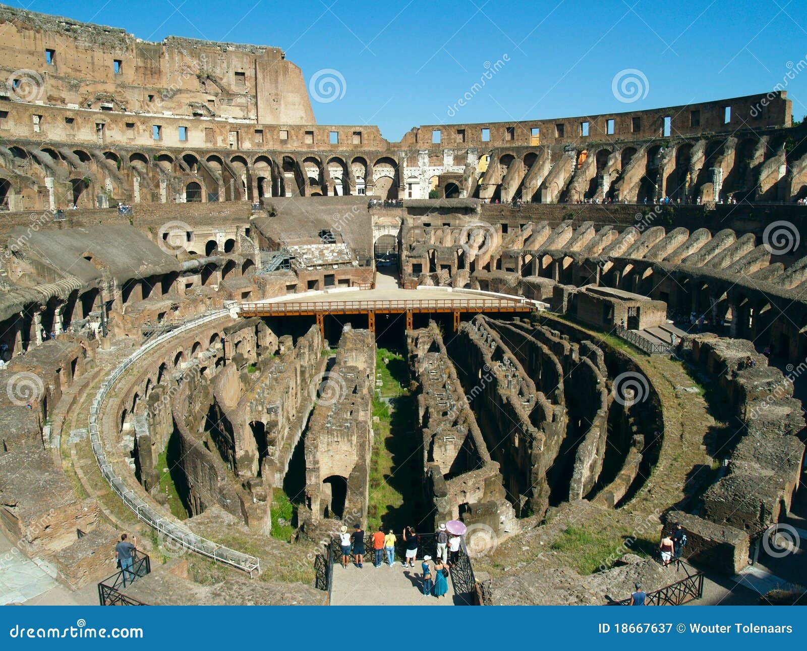 Ancient colosseum in Rome editorial photography. Image of colosseo ...