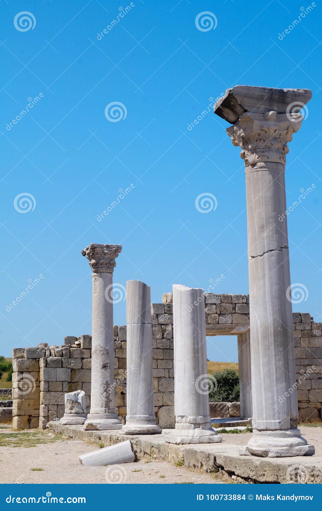 The ancient columns stock photo. Image of architecture - 100733884