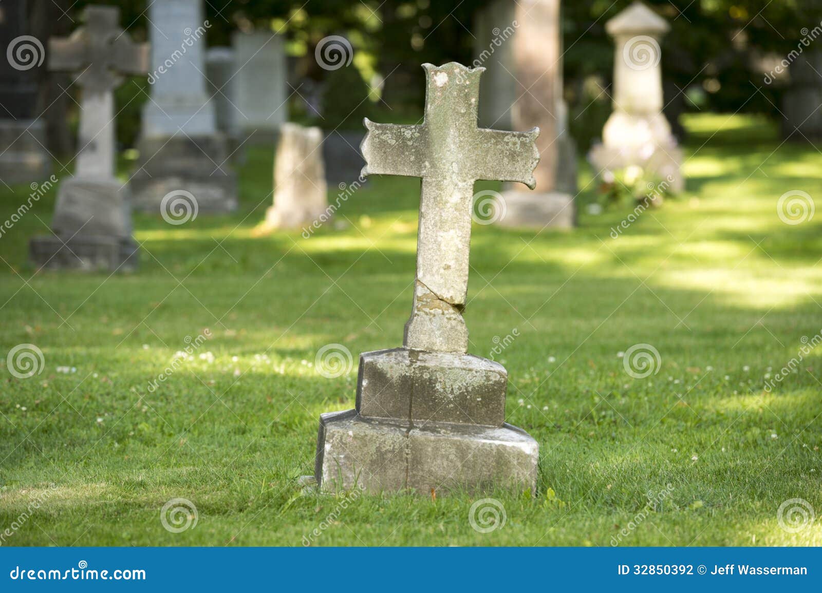 Ancient Cross Headstone stock photo. Image of grave, dead - 32850392