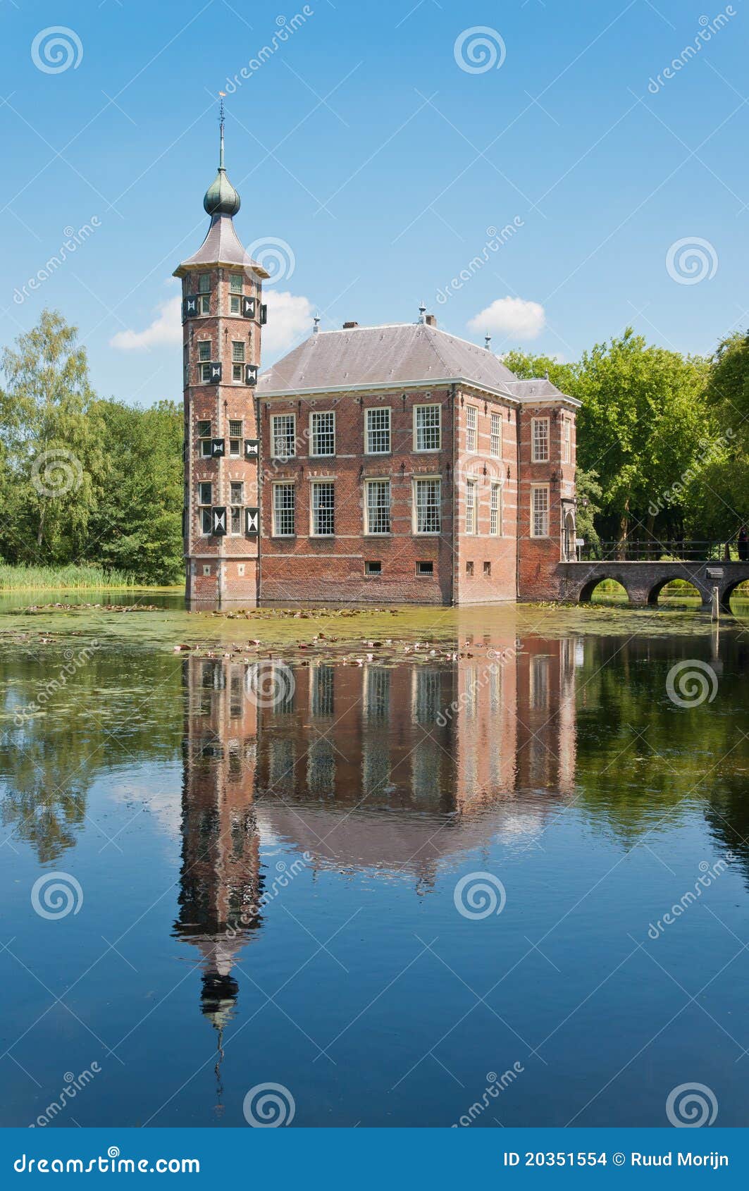 An Ancient Dutch Castle Bouvireflected in the Pond Stock Photo - Image ...