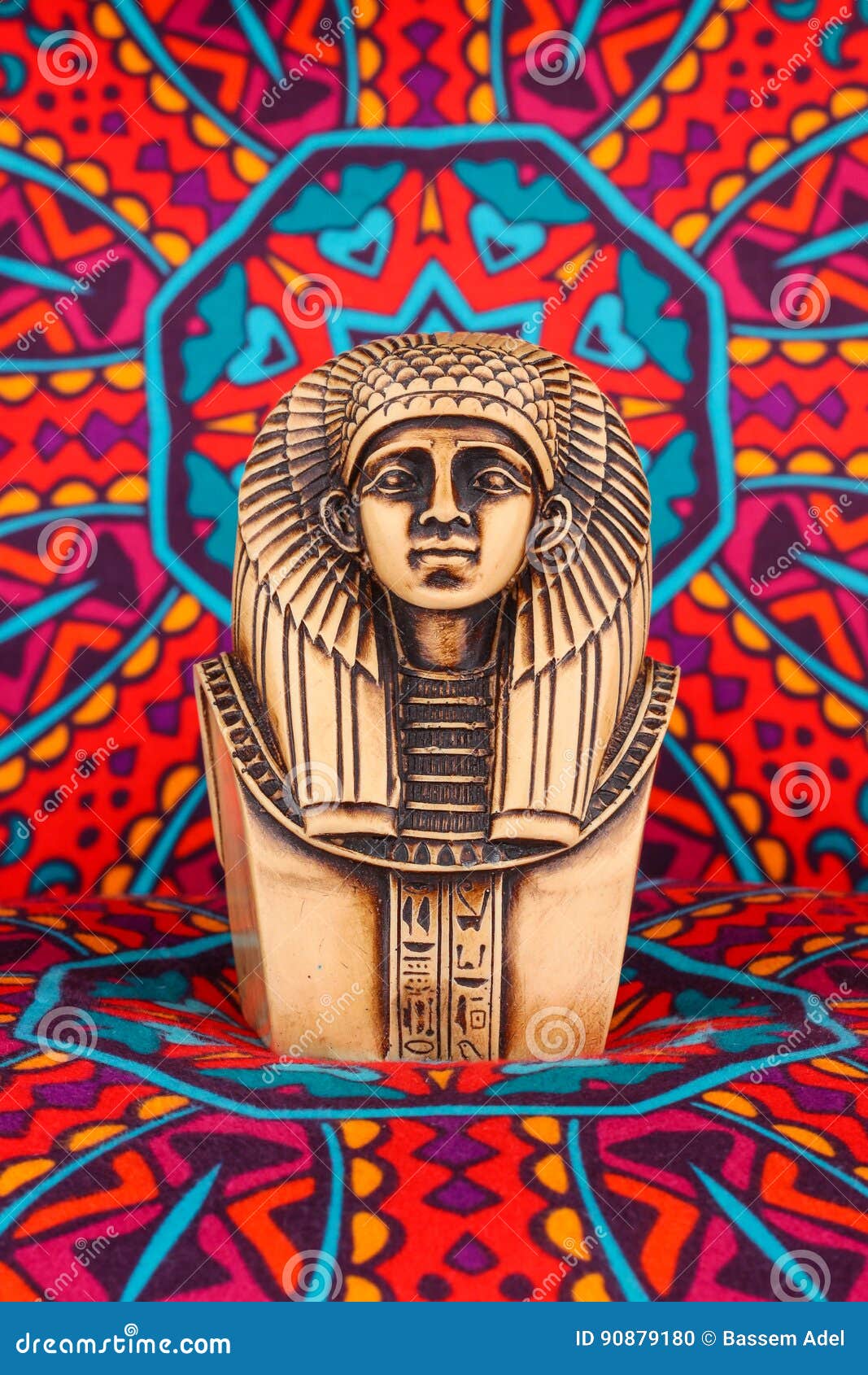 Ancient Egyptian Pharaoh Statue Stock Photo - Image of egyptian, gift ...