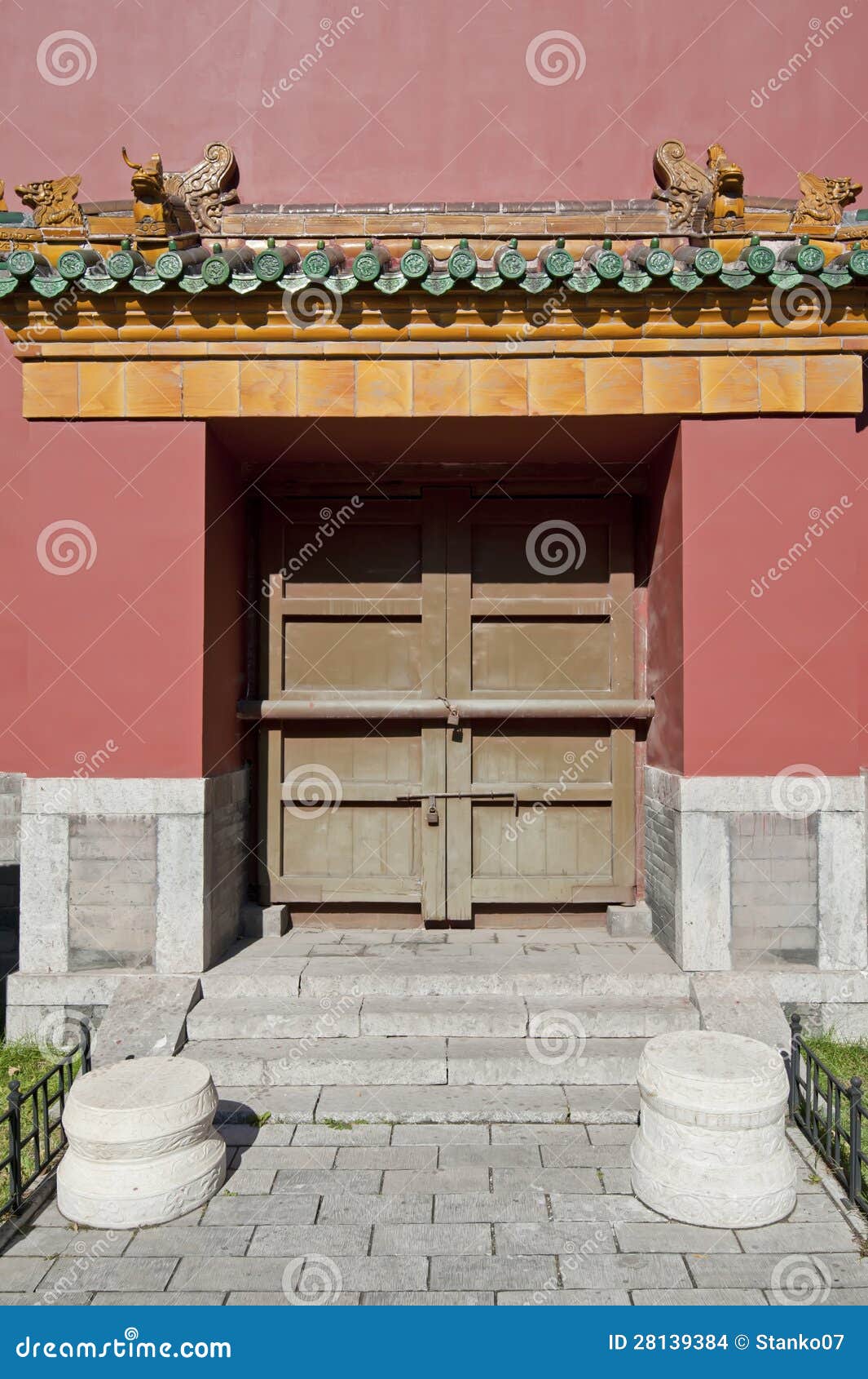 Ancient gate stock photo. Image of door, castle, concrete - 28139384