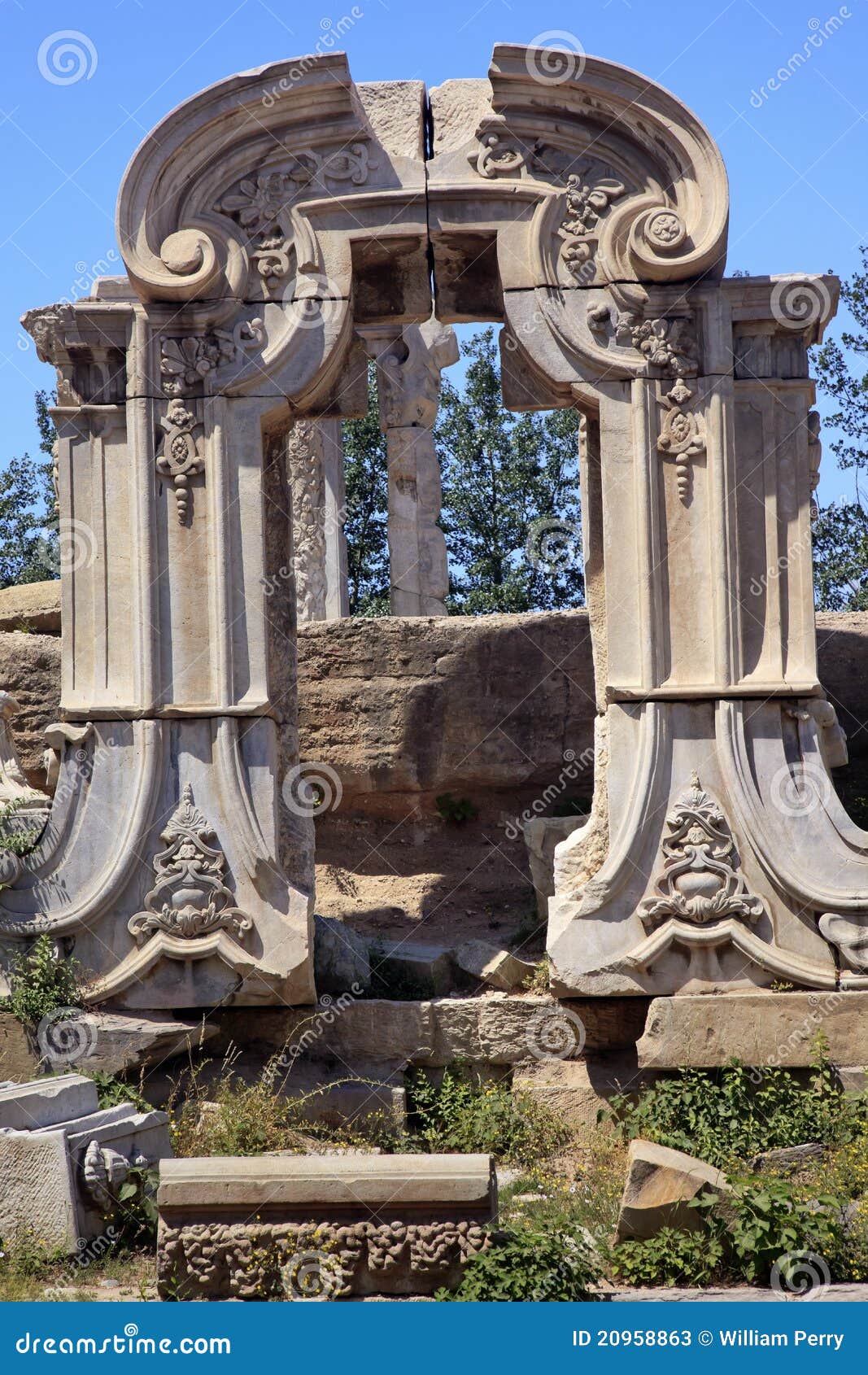Gate, Ruins Of Ancient Shivta, Ancient Nabataeans And Byzantine City ...