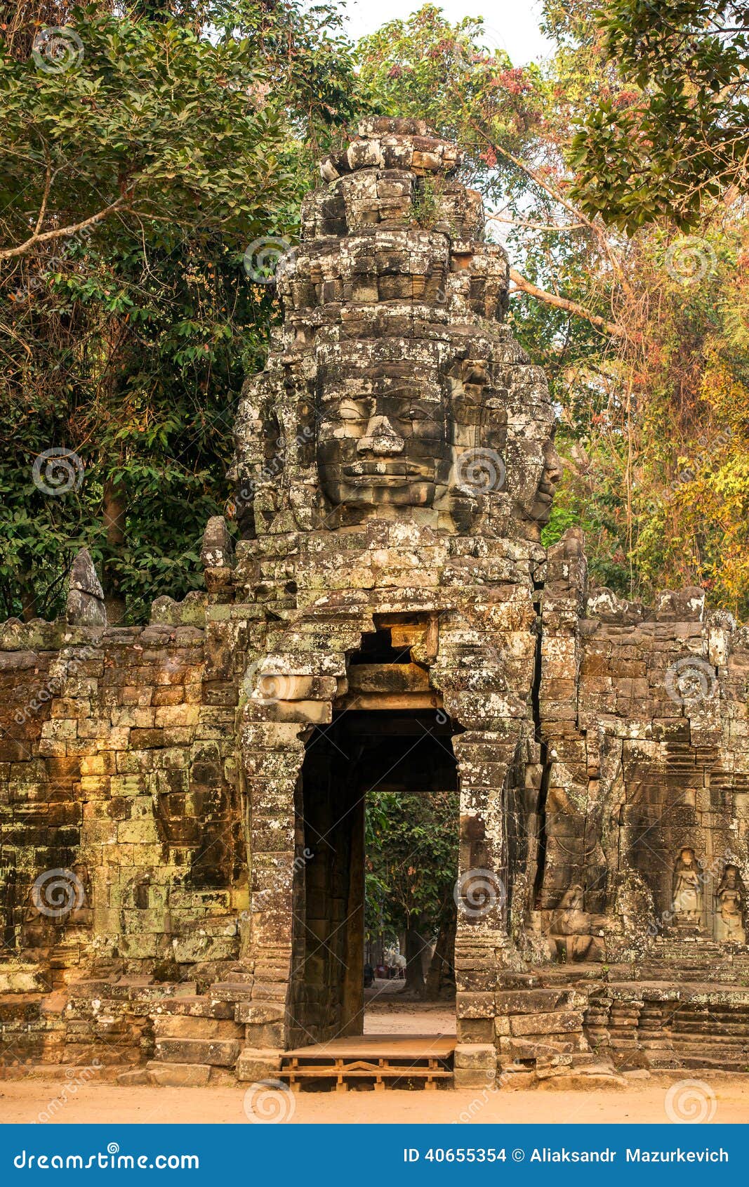 Ancient Gates of Angkor Thom in Angkor Wat Stock Photo - Image of ...