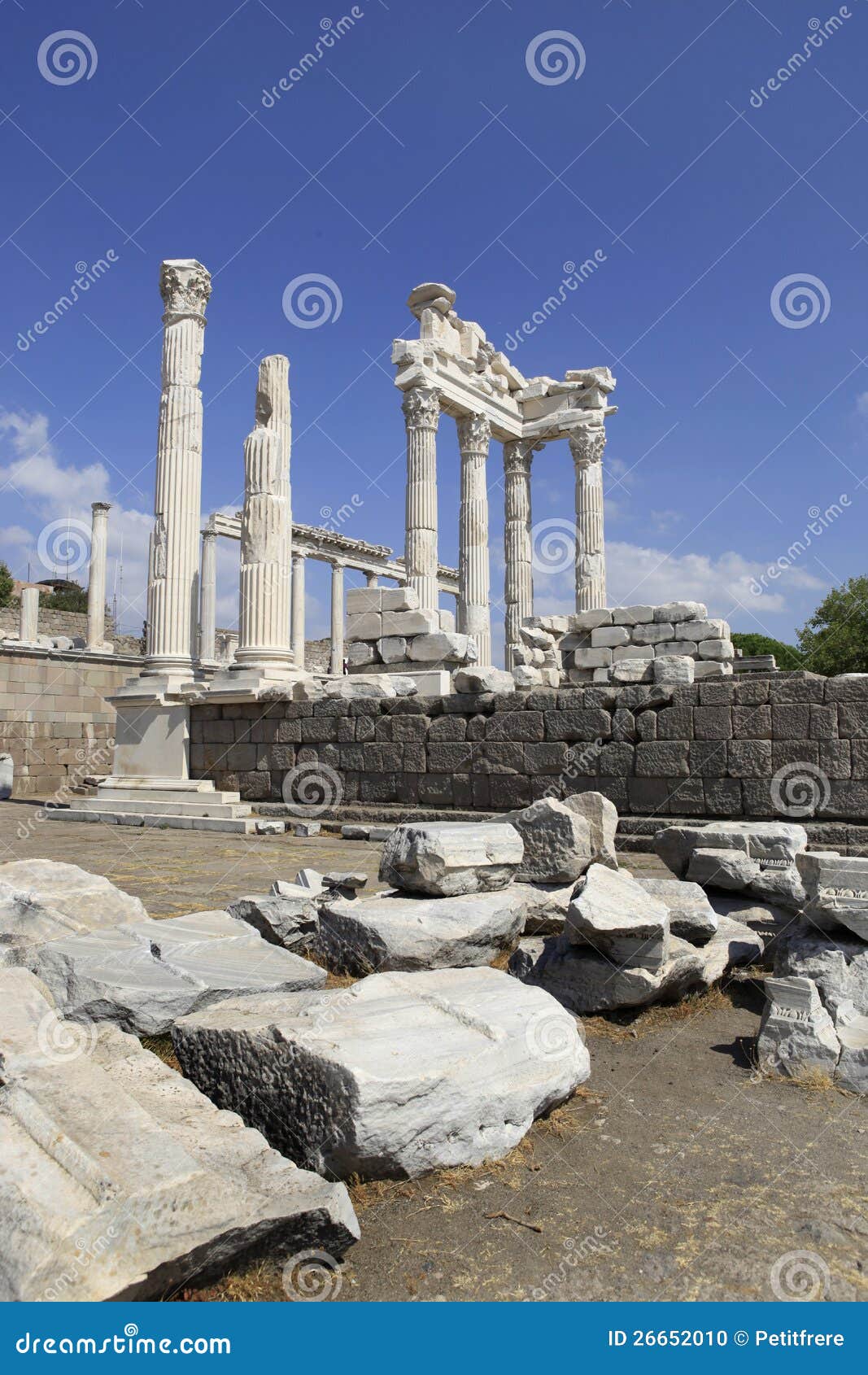 Ancient Greek City of Pergamon in Bergama, Turkey Stock Photo - Image ...