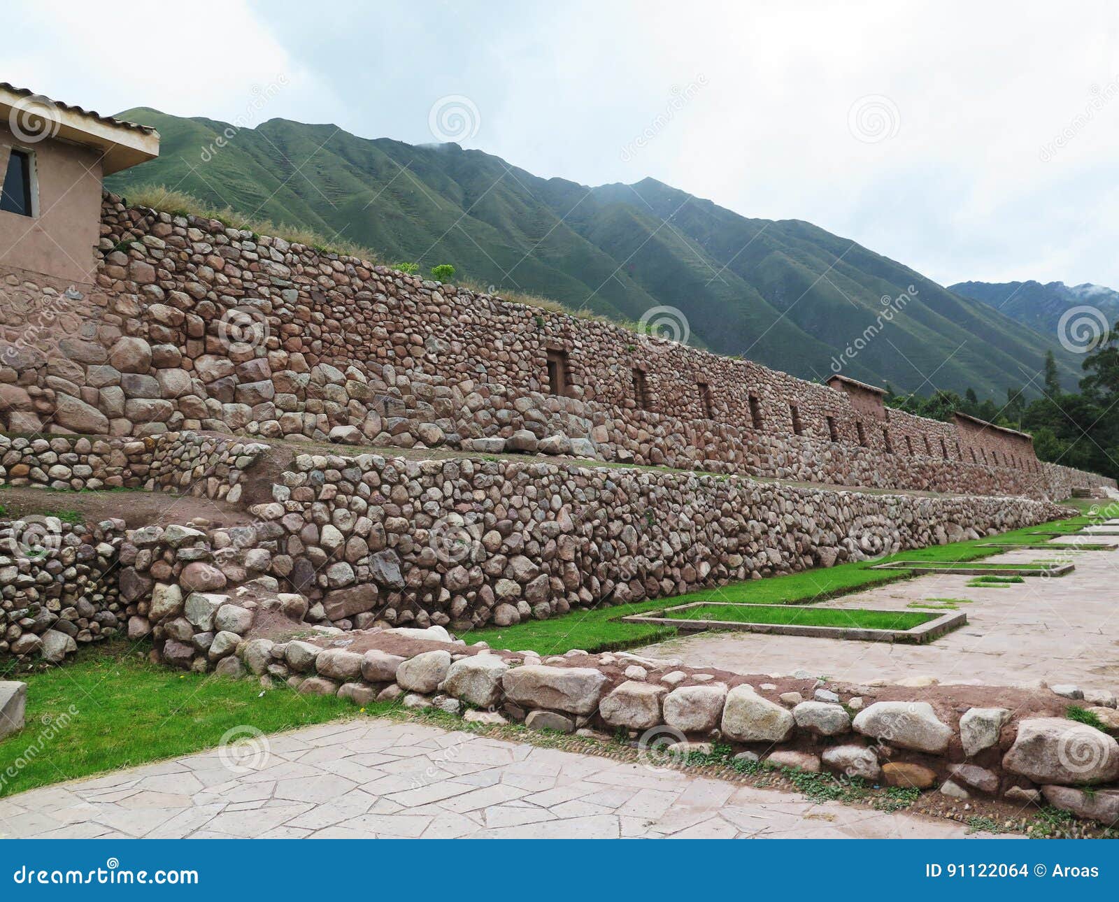 Ancient Inca Walls in Cusco Stock Photo - Image of mountain, famous ...