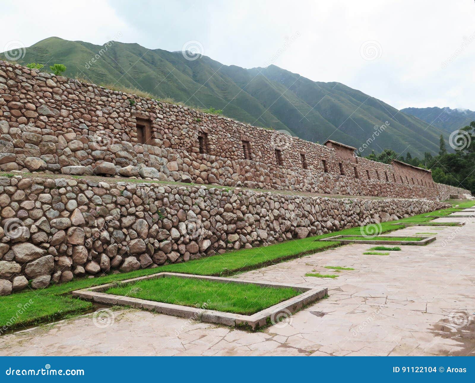 Ancient Inca Walls in Cusco Stock Photo - Image of picchu, ancient ...