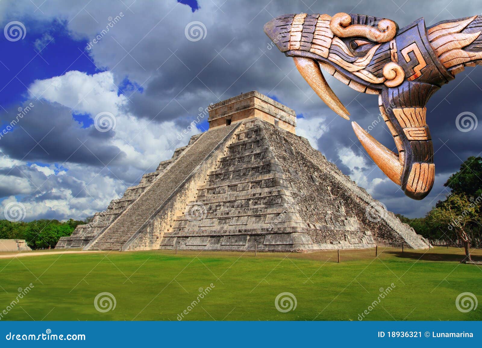 Ancient Kukulcan Mayan Temple Chichen Itza Snake Stock Image - Image ...