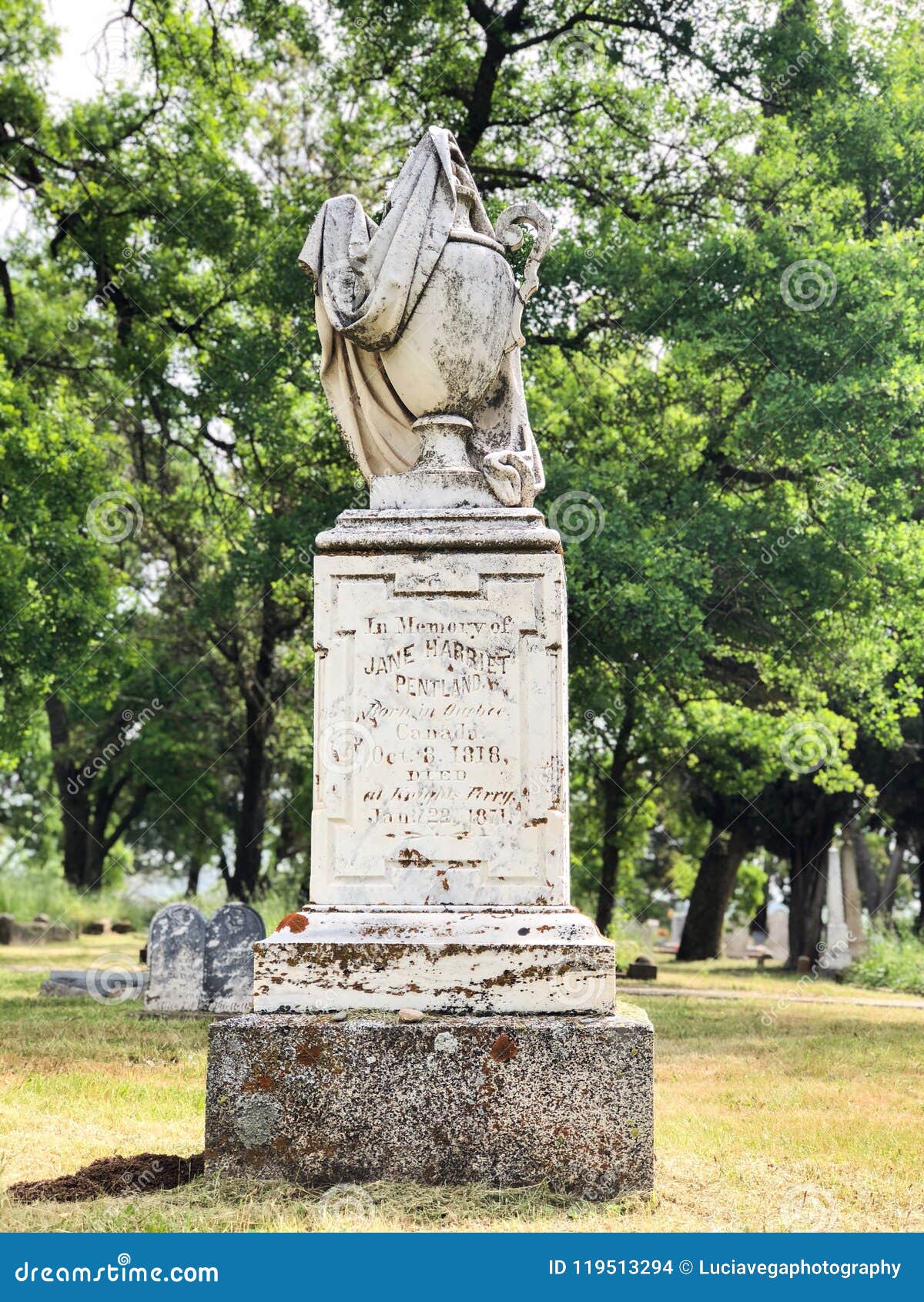 Graves Of Unknown Fallen Soldiers, Tyne Cot Stock Photo | CartoonDealer ...