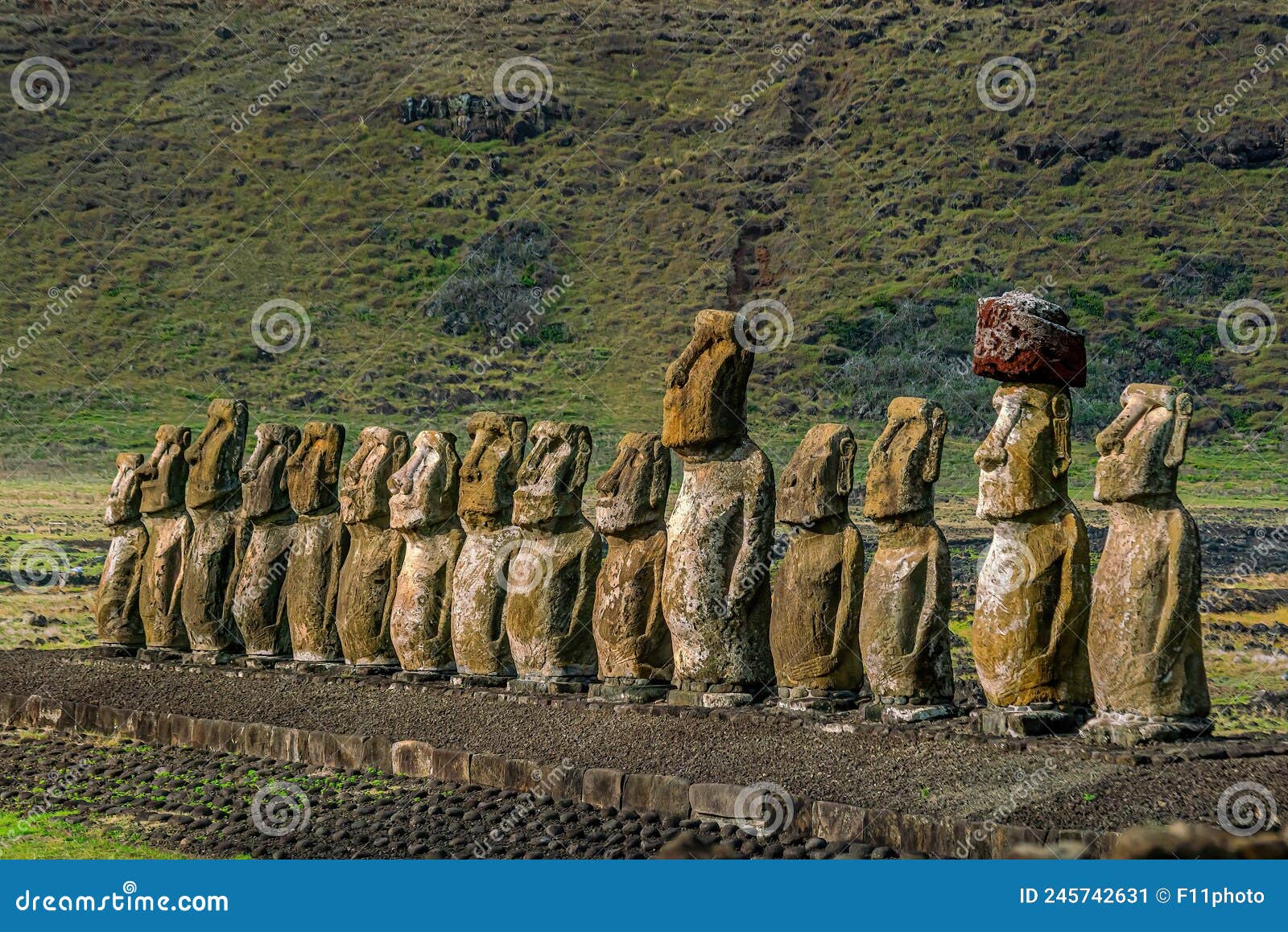 The Ancient Moai Of Ahu Togariki, On Easter Island Of Chile Editorial ...