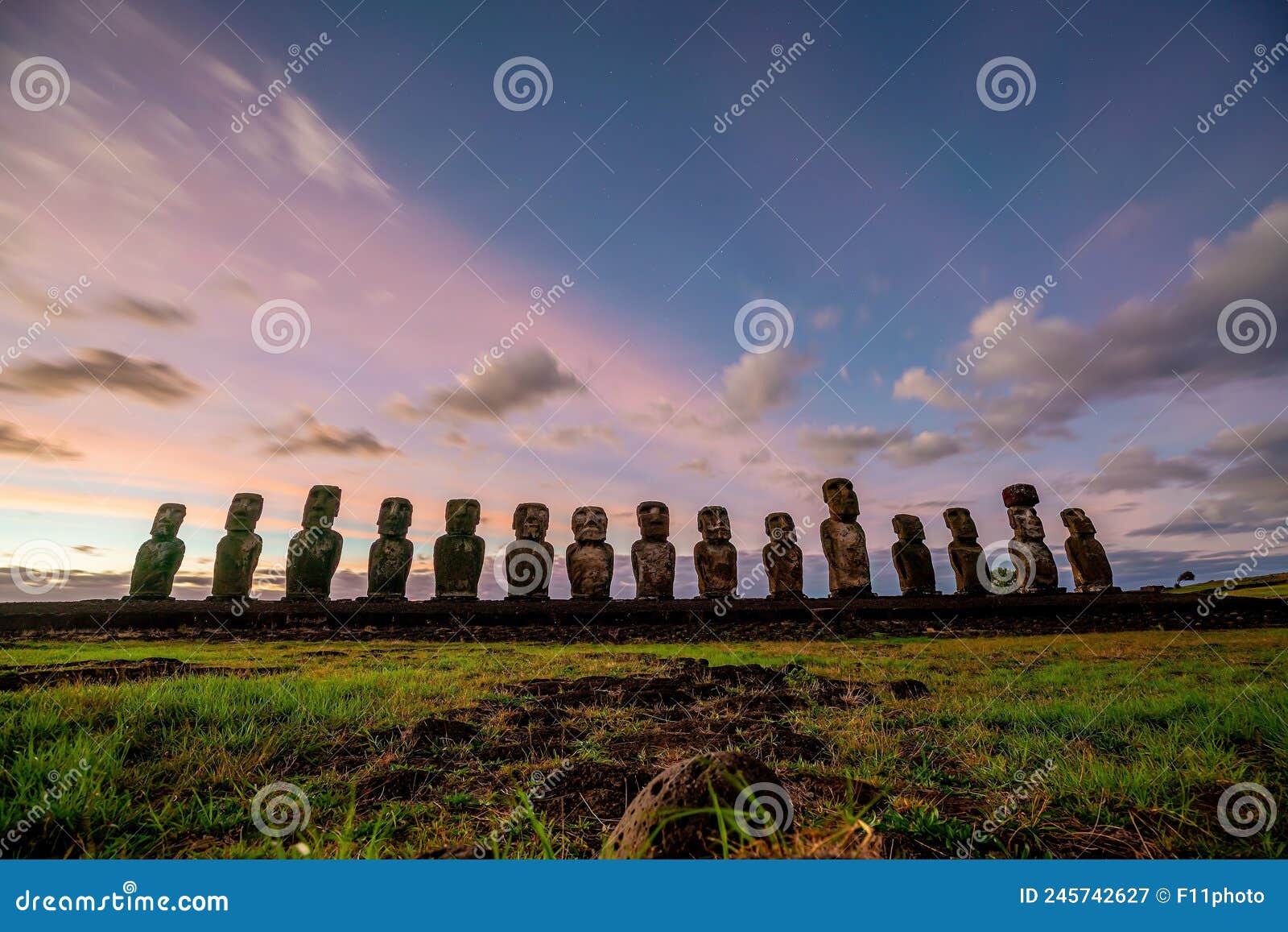 The Ancient Moai of Ahu Togariki, on Easter Island of Chile Editorial ...