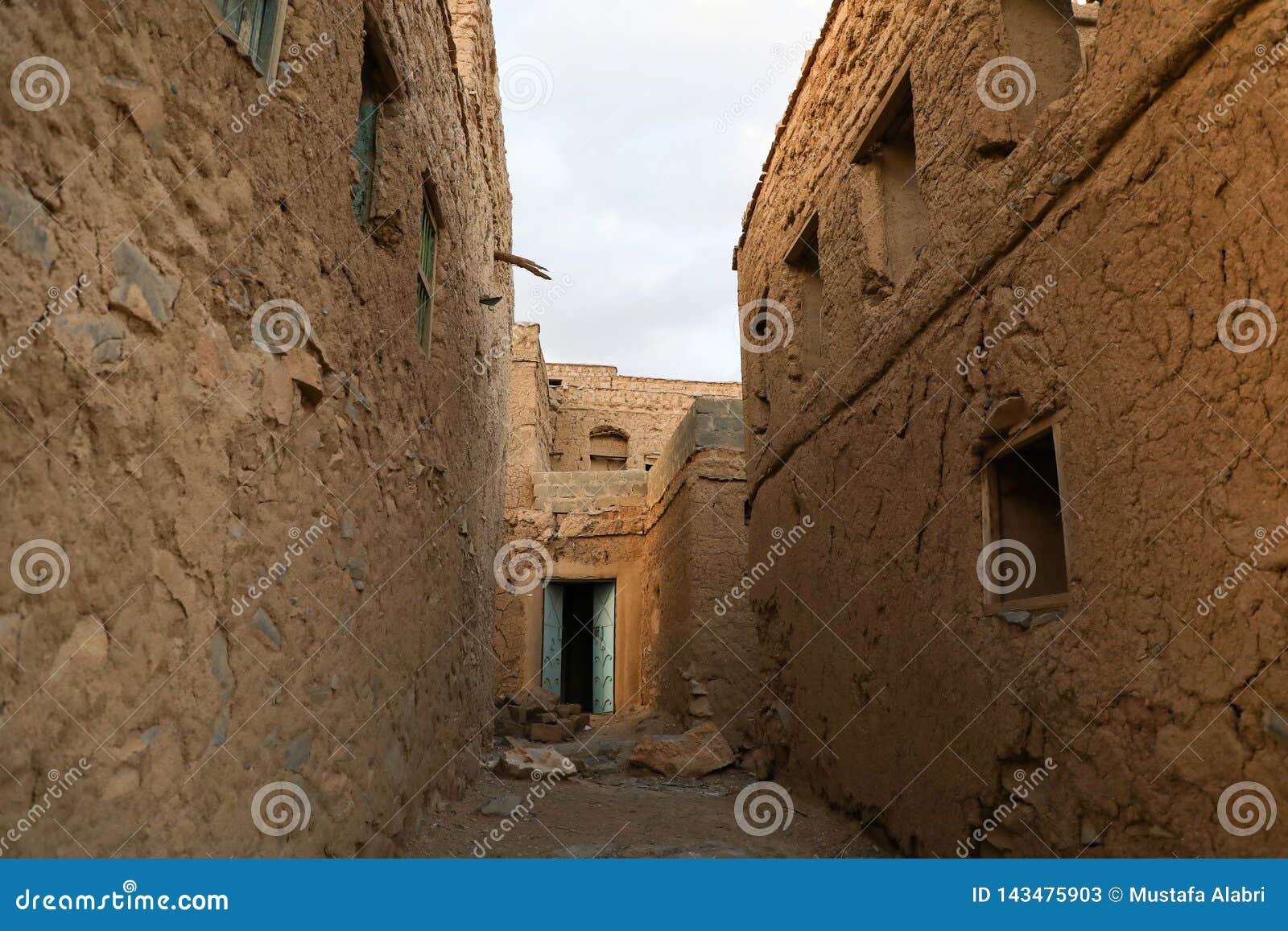 Ancient mud houses in Oman stock image. Image of traditional - 143475903