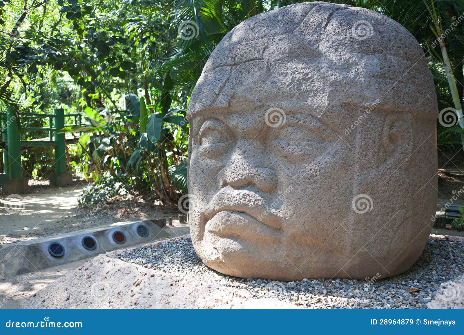 Ancient Olmec Head, La Venta Royalty Free Stock Images - Image: 28964879