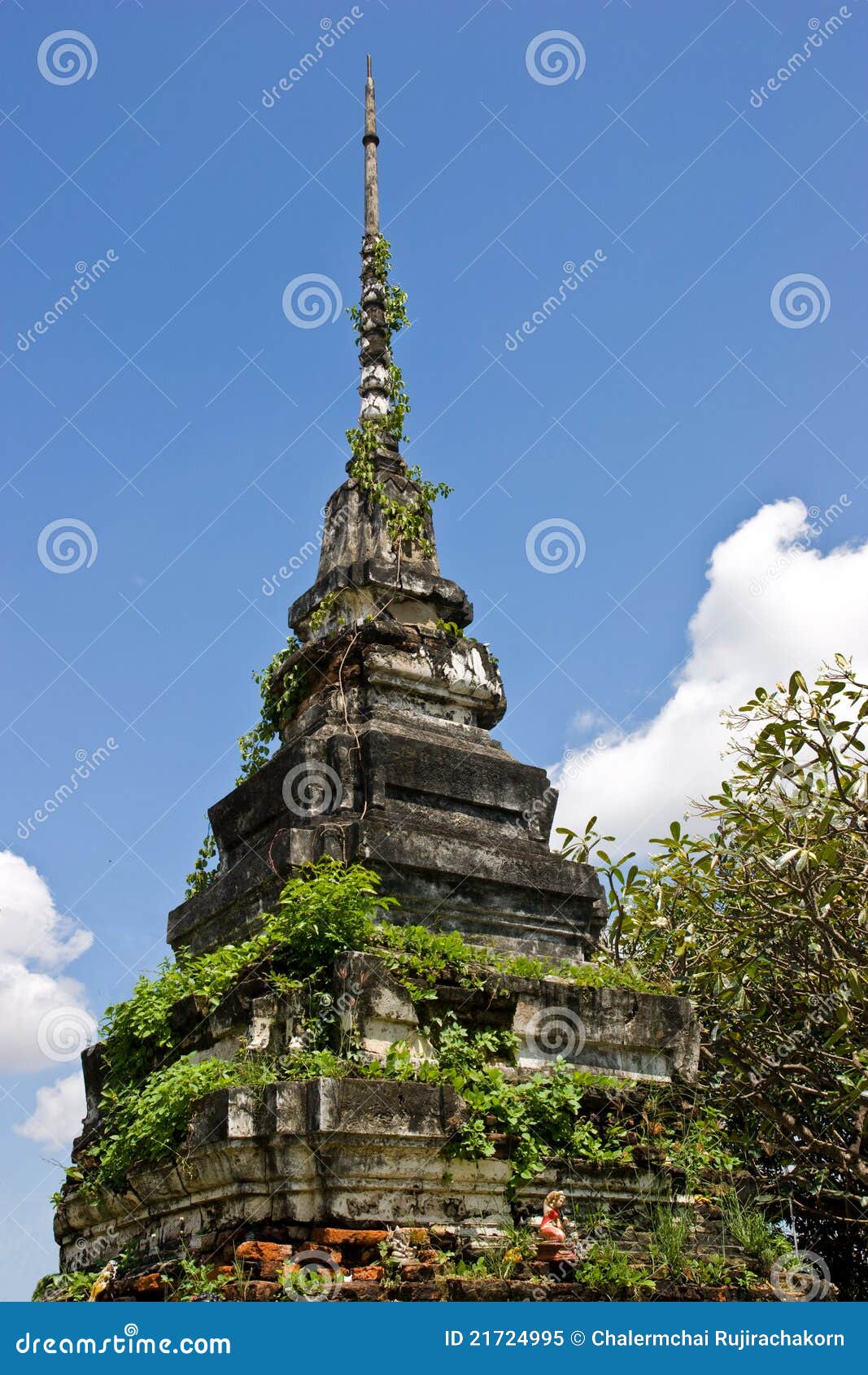 Ancient pagoda stock image. Image of decoration, cloudy - 21724995