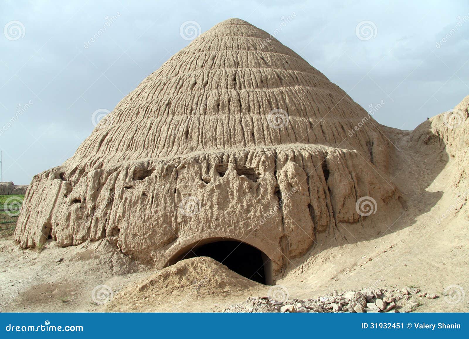 Ancient piramide stock image. Image of wall, iran, attraction - 31932451