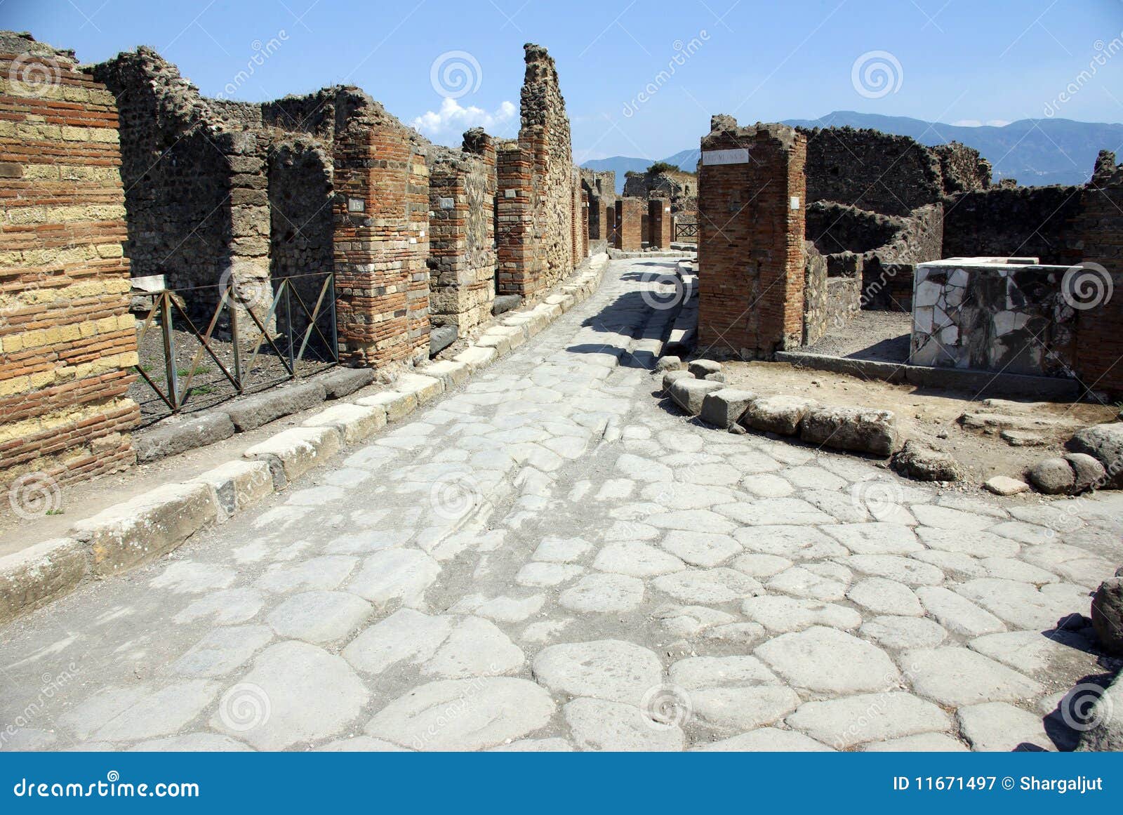 The ancient Pompei, Italy stock image. Image of city - 11671497