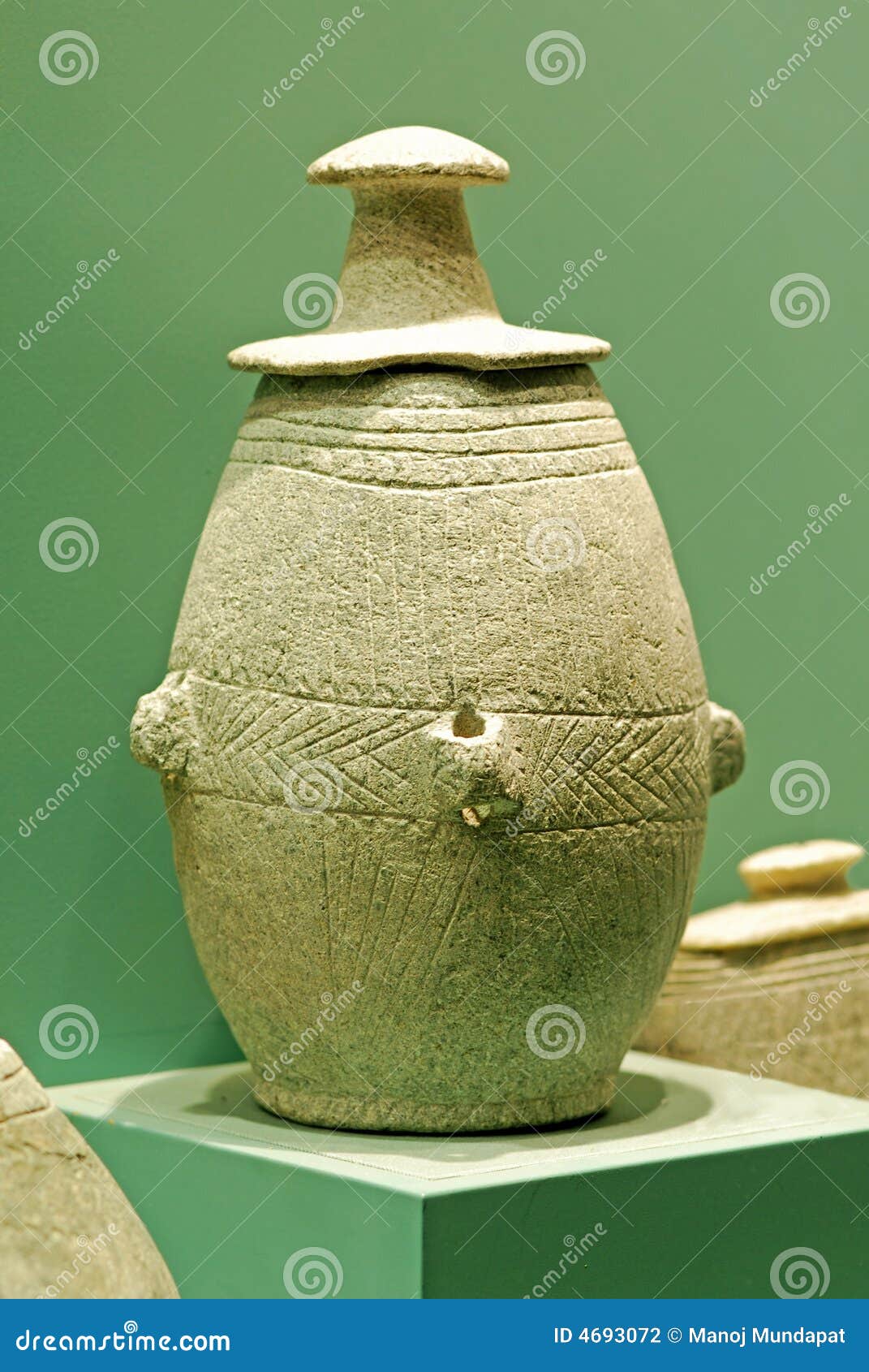 Ancient pot with lid stock photo. Image of museum, craft - 4693072