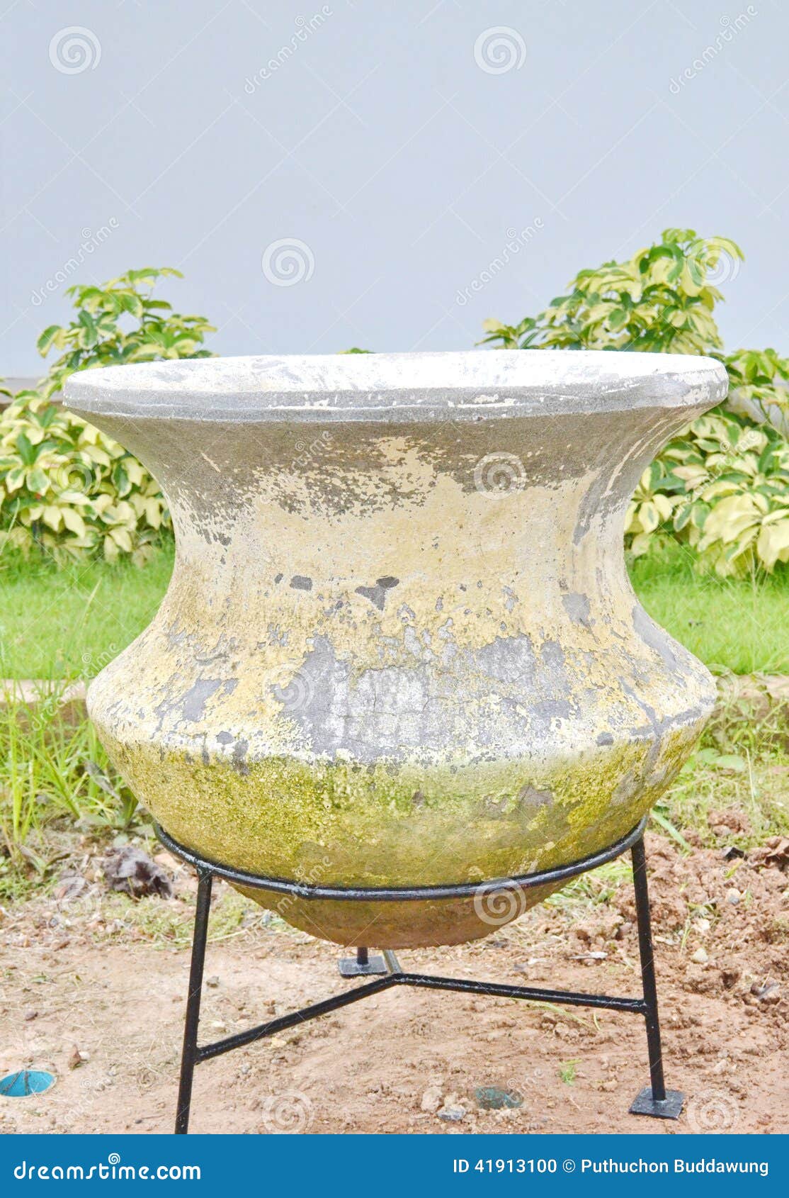 Ancient prehistoric pot stock photo. Image of terracotta - 41913100