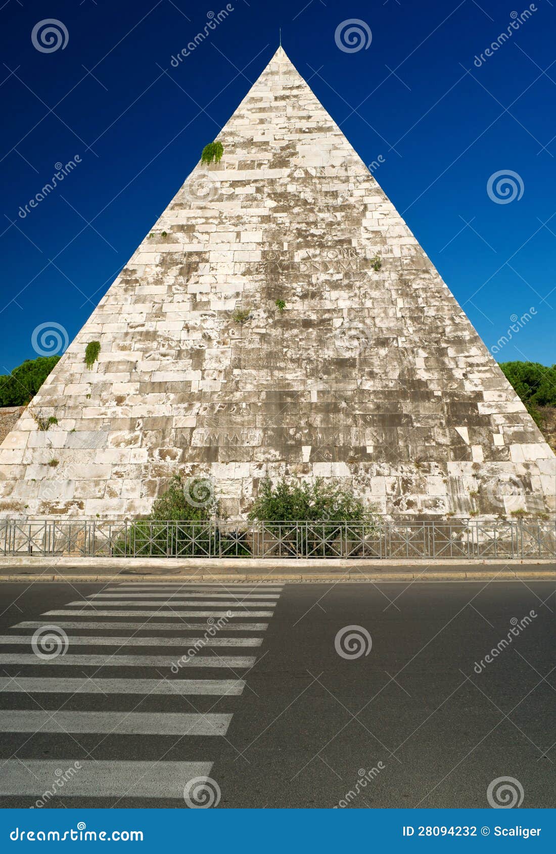 The Ancient Pyramid of Cestius in Rome Stock Photo - Image of italian ...