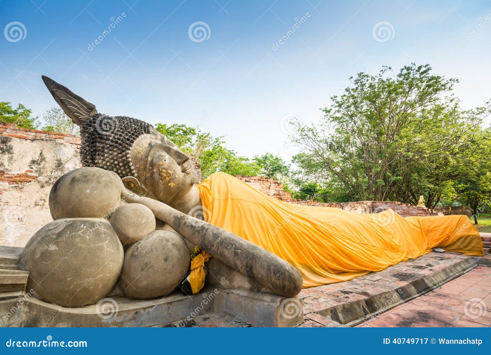 Ancient Reclining Buddha At Watyaichaimongkol Temple In Ayudhaya ...