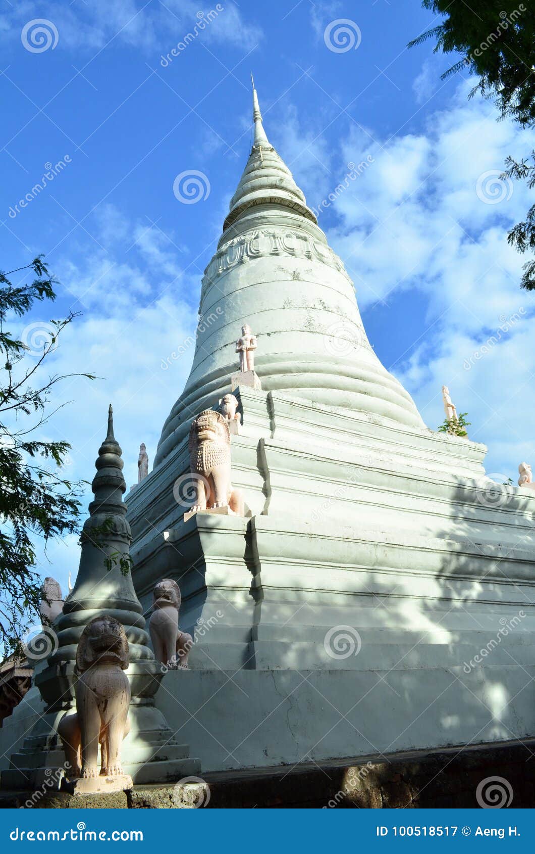 Old relics. editorial photography. Image of relics, cloud - 100518517