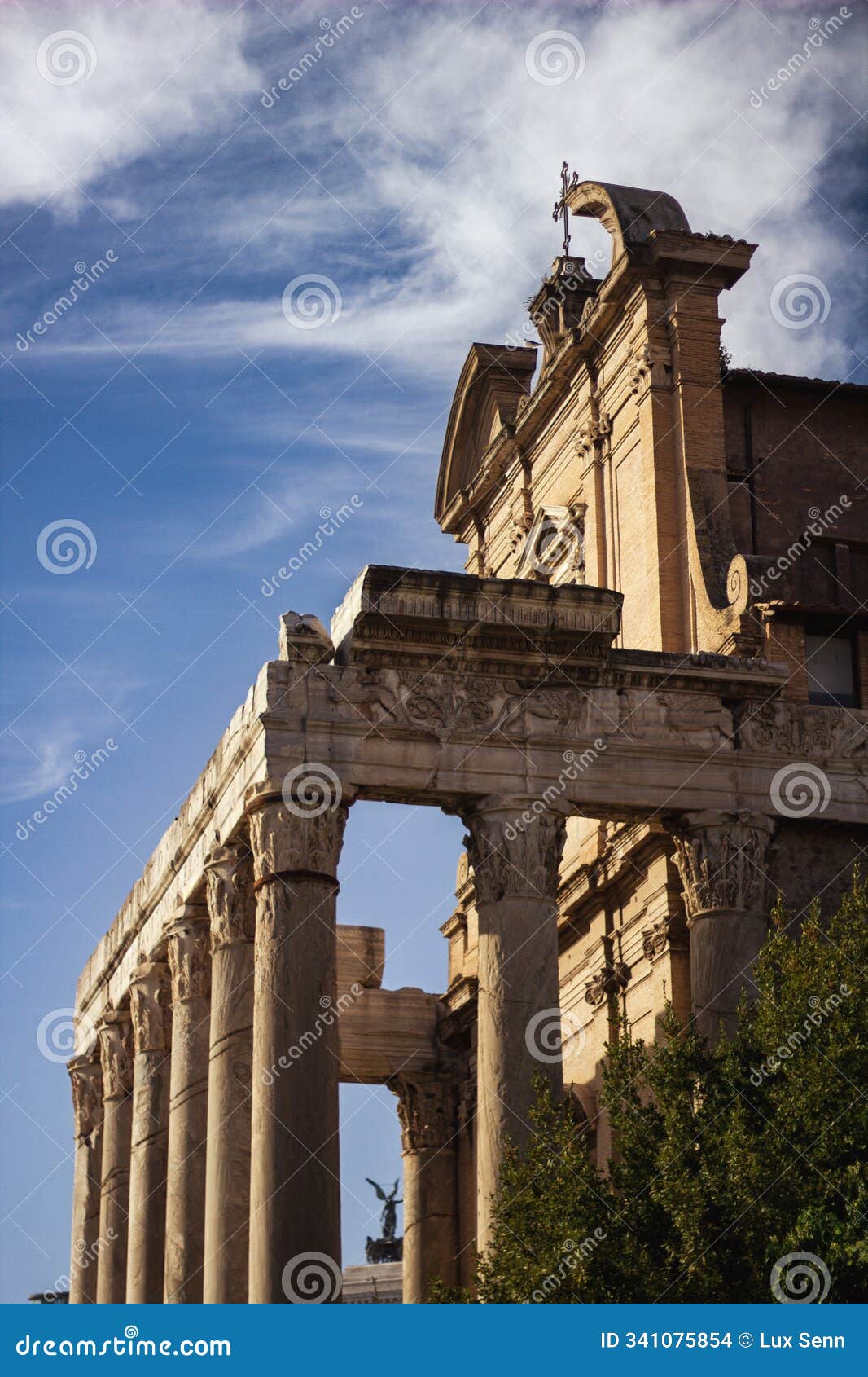 Ancient Roman Architecture, Featuring Intricate Designs Supported by ...