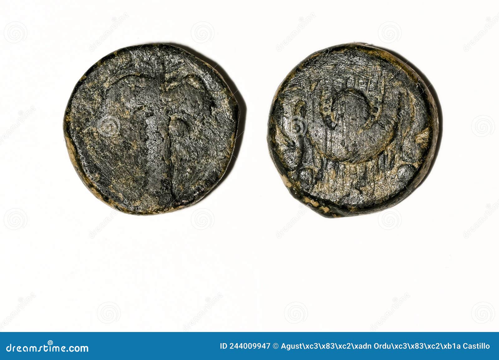 Ancient Roman Bronze Coin. Obverse and Reverse - Blank Background ...